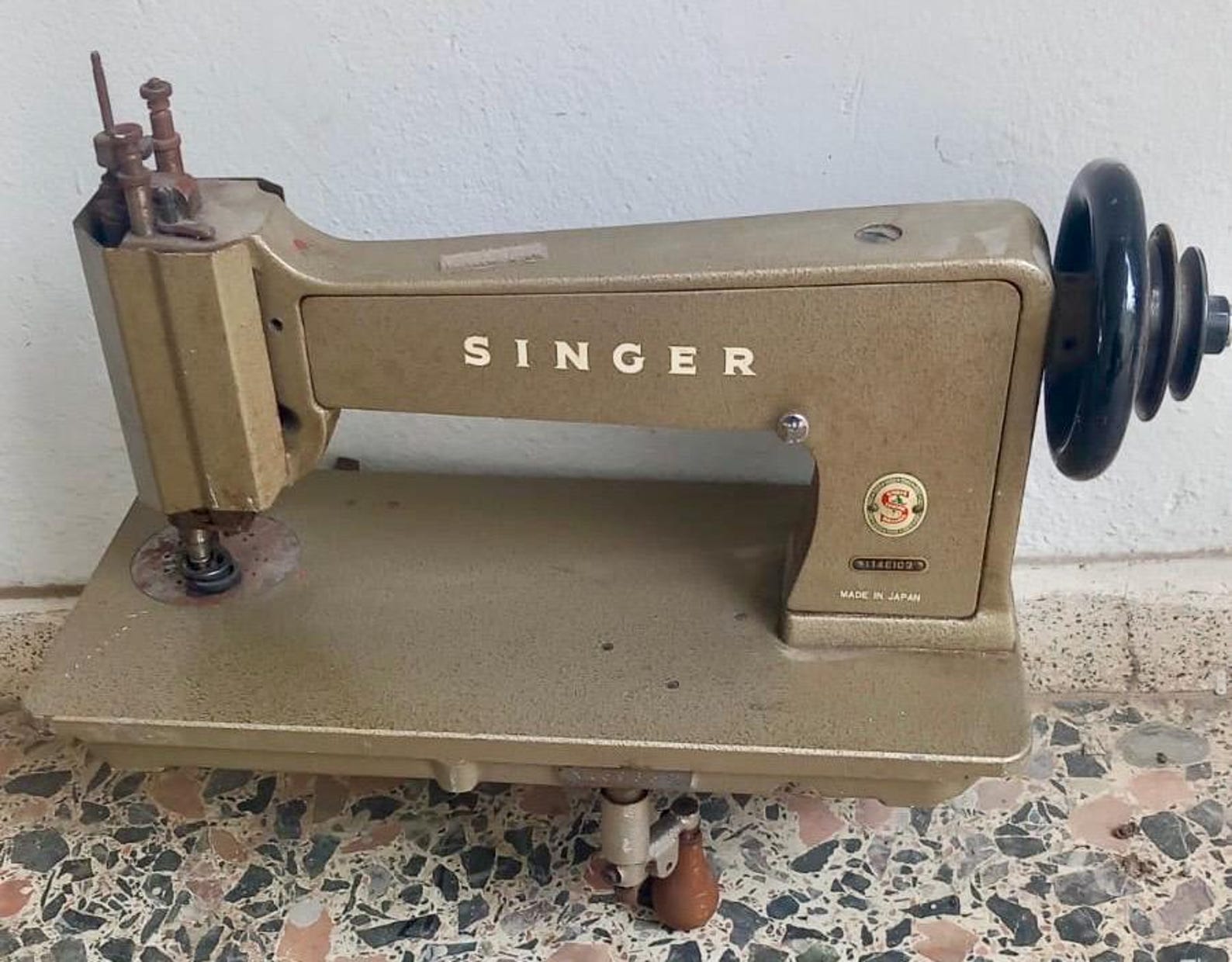 Singer 114e103 Chain & Moss Stitch Embroidery Machine JAPANESE Version ...