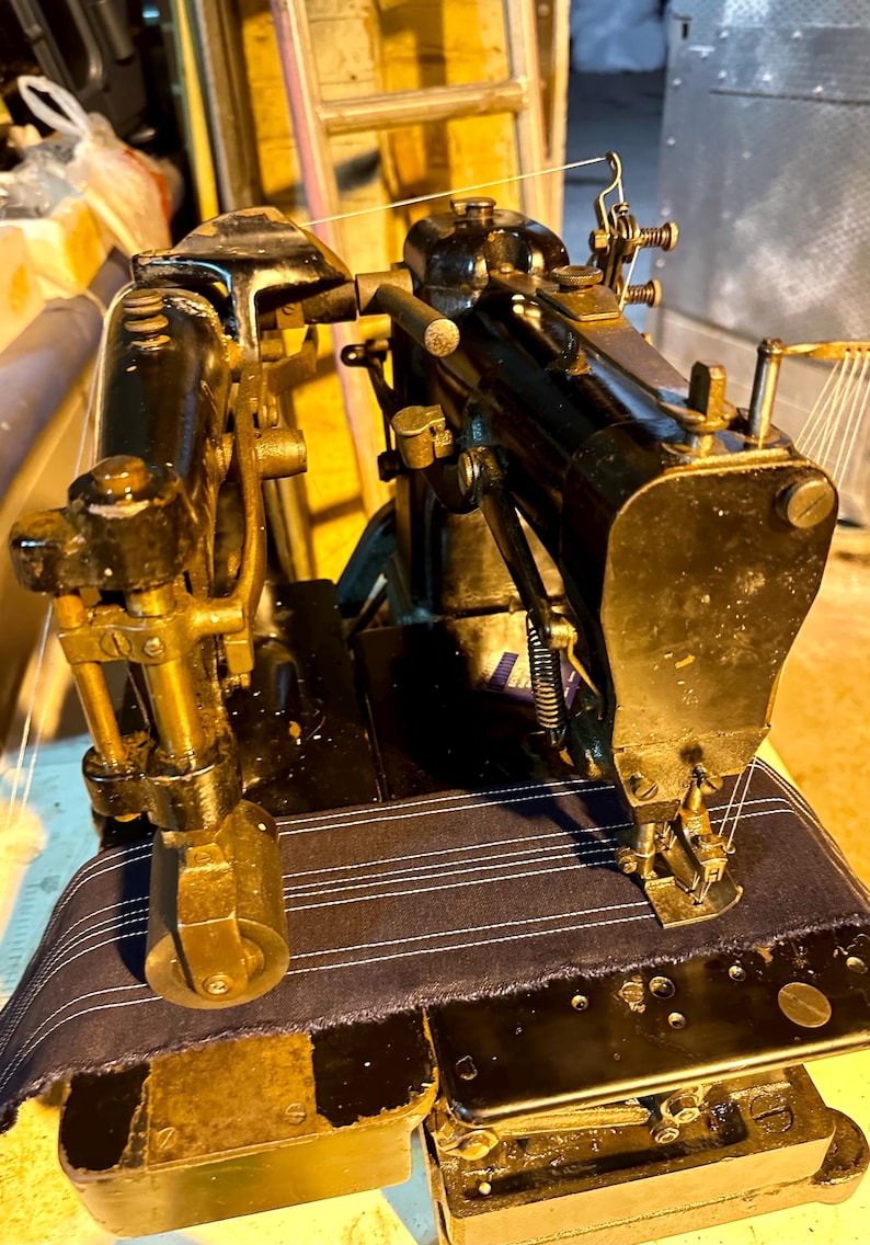 Union Special 51400 4-needle Chainstitch Denim Waistband Sewing Machine ...