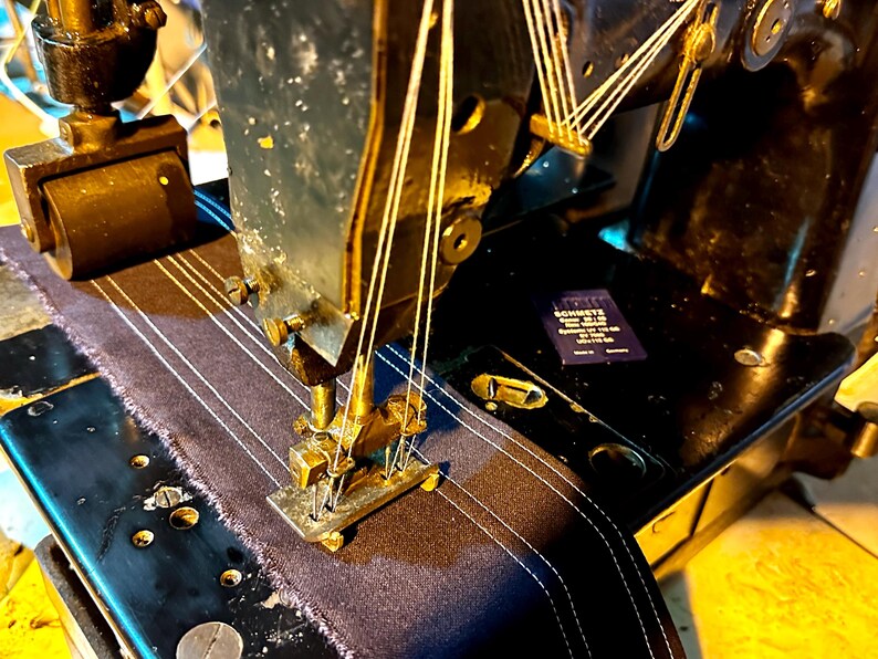 Union Special 51400 4-needle Chainstitch Denim Waistband Sewing Machine ...