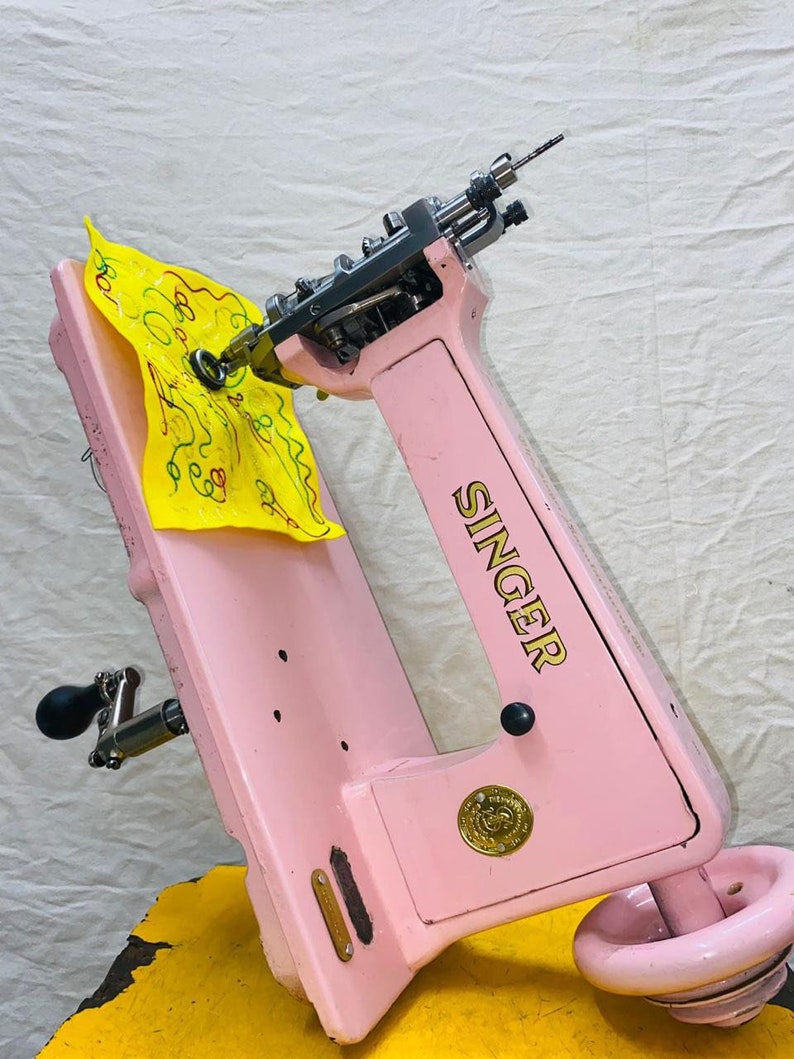 Singer 114w103 Restored Chainstitch Moss Stitch Sewing Machine With All ...