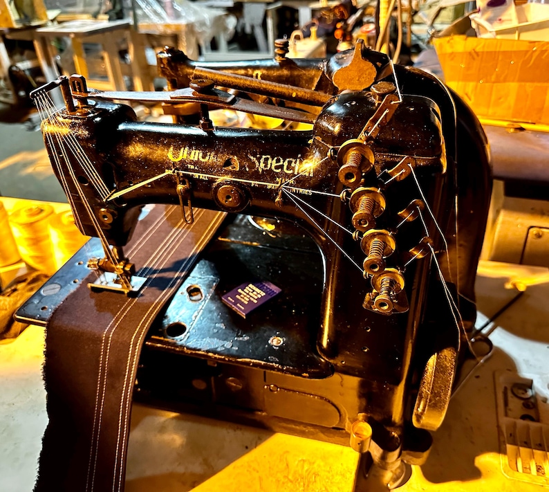 Union Special 51400 4-needle Chainstitch Denim Waistband Sewing Machine ...