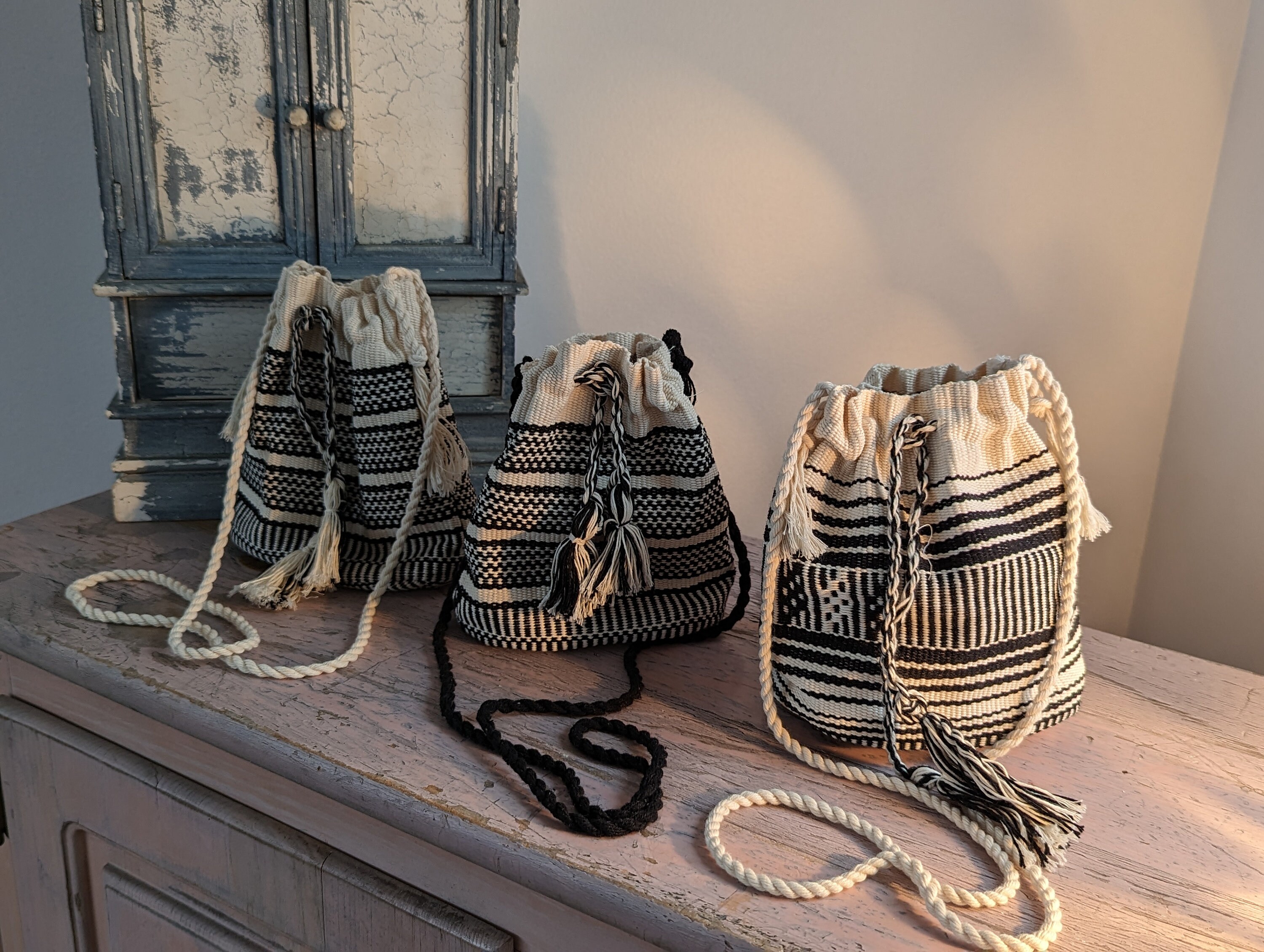 Small Black and White Colombian Woven Shoulder Bag / Purse - Etsy