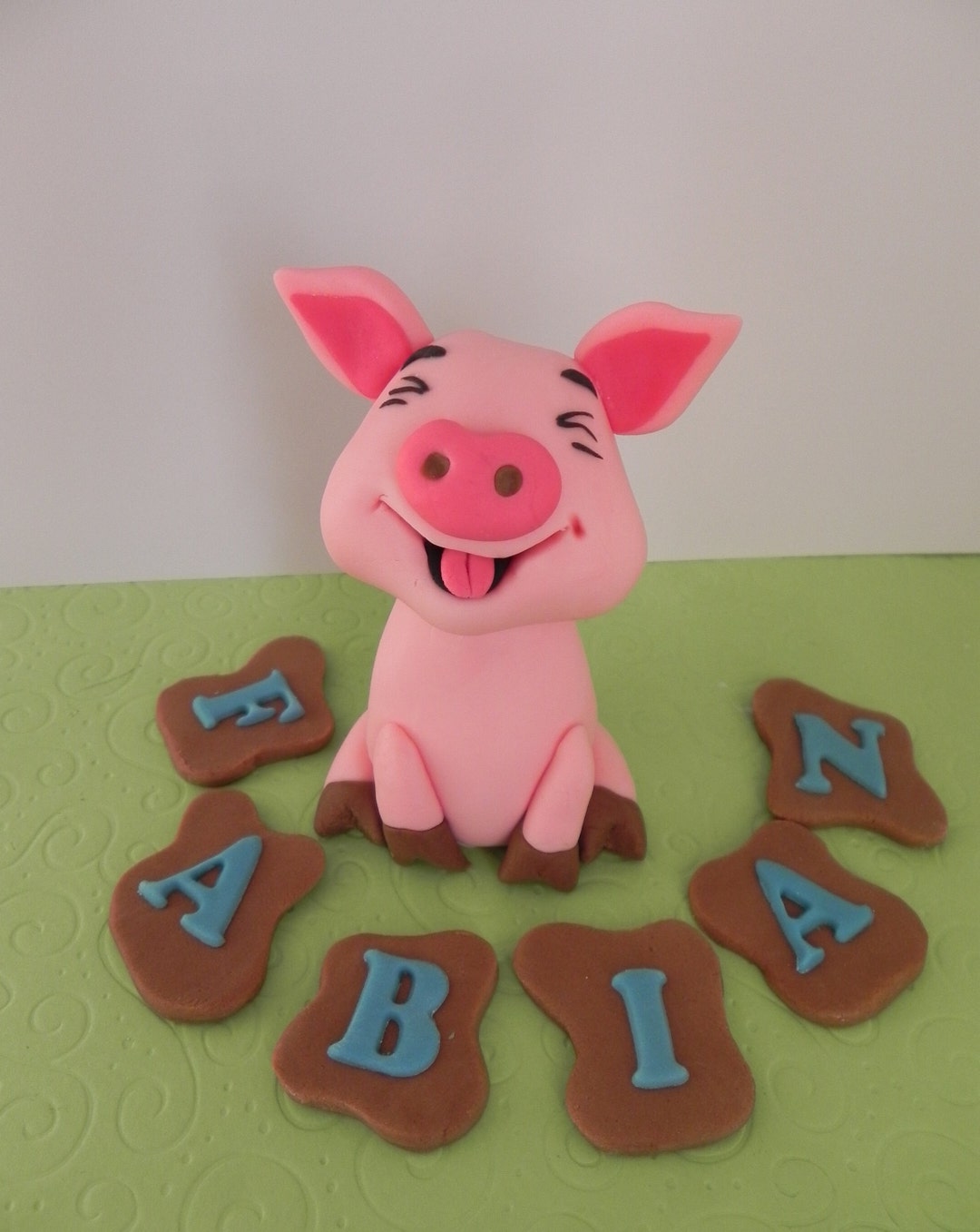 Pig Cake Topper/ Fondant Pig Cake Decoration - Etsy
