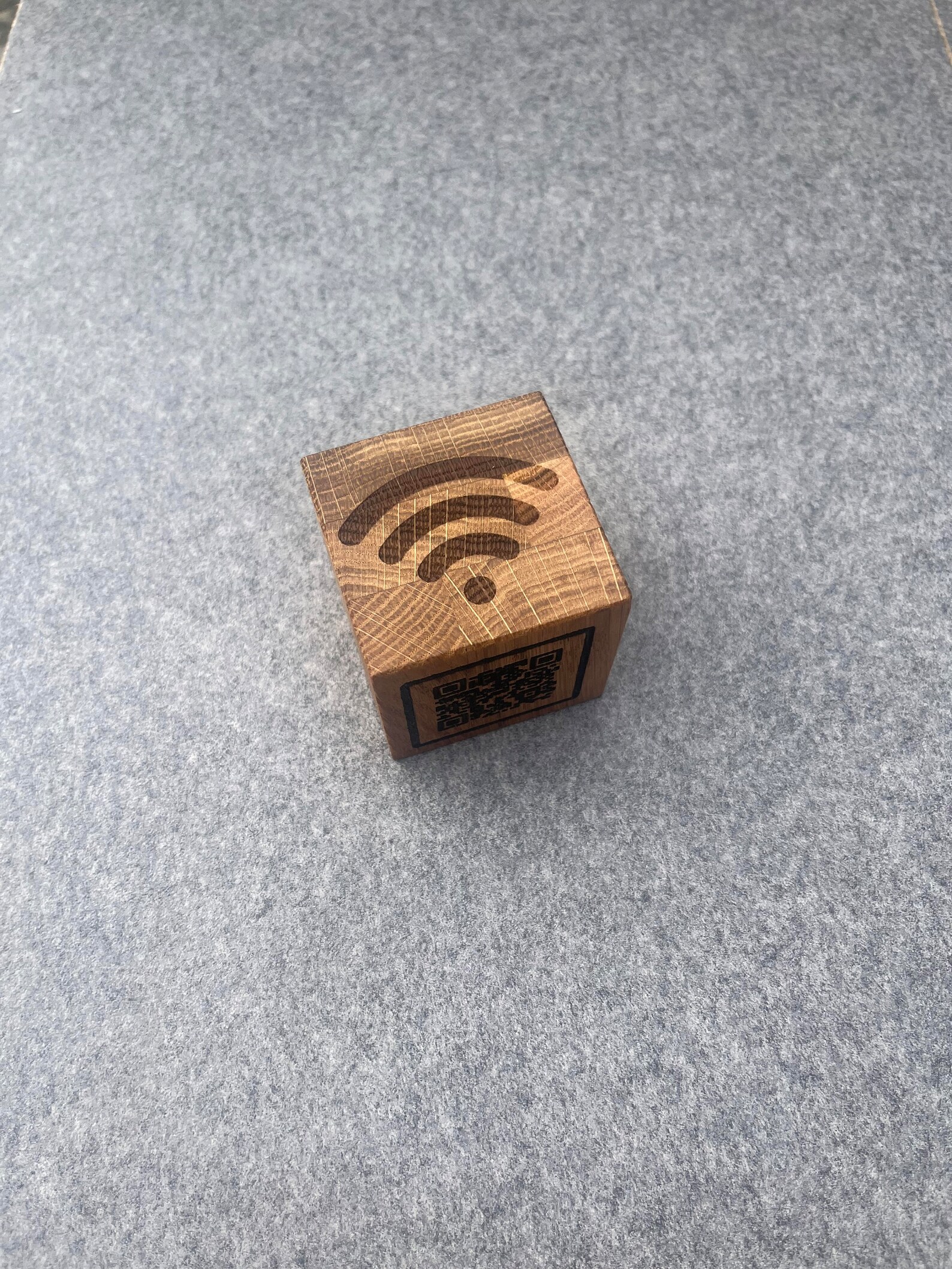 Wooden Cube With Company Logo or QR Code - Oak Cube 6x6cm - Etsy UK