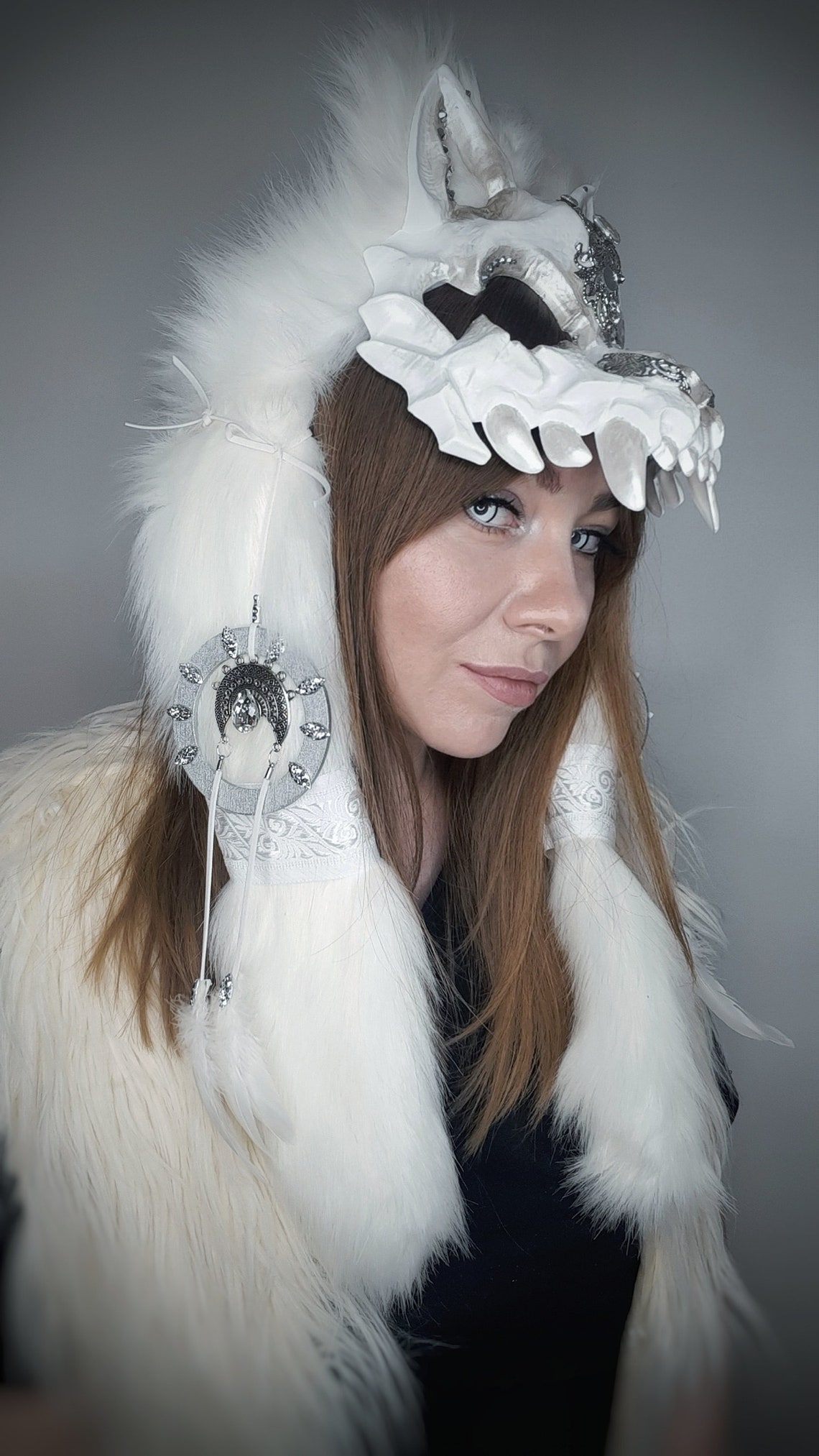 Unisex White Polar Wolf Skull Mask Faux Fur Headdress With Feathers and ...