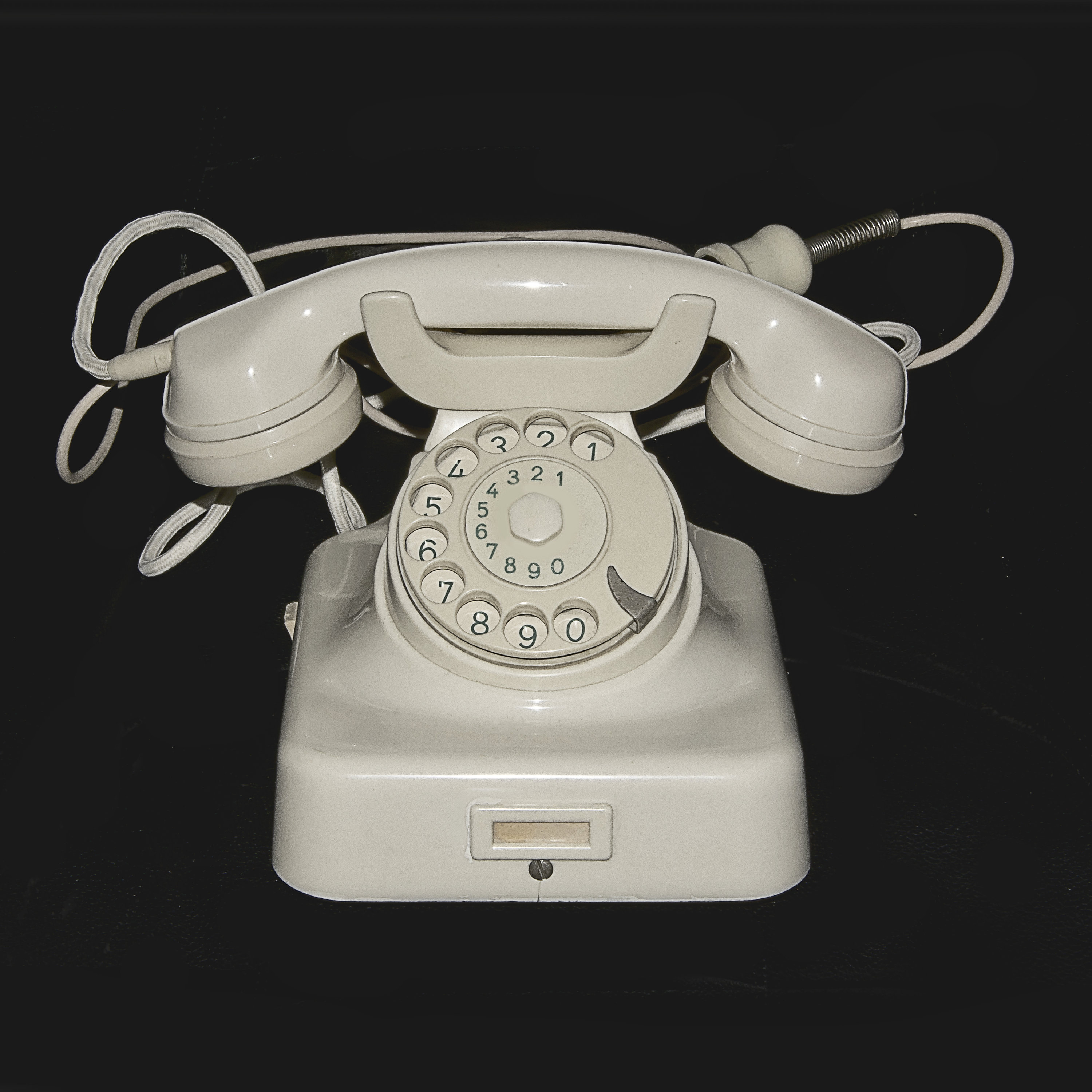 Nostalgie Telefon, weiß, Wählscheibe - Typ W 49 aus den 60iger Jahren ...