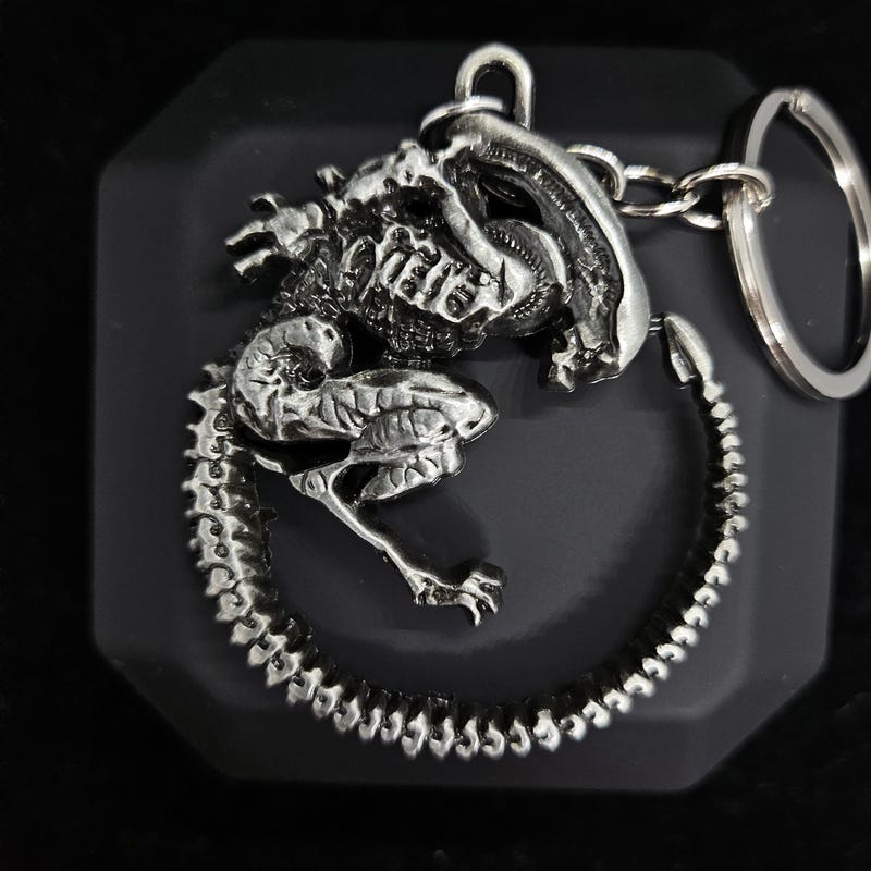 Xenomorph Cosplay - Etsy