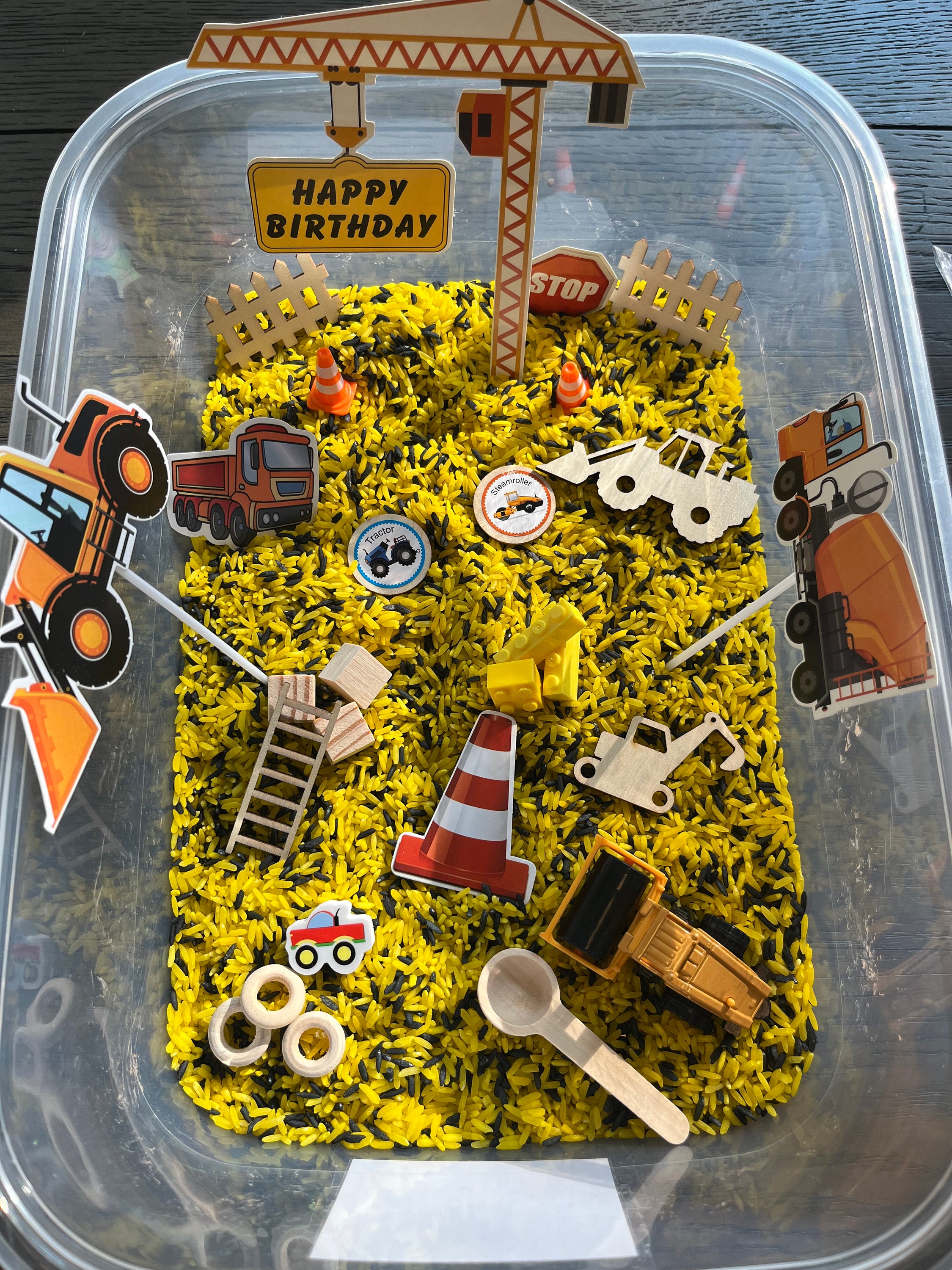 Construction Sensory Bin/montessor/building Sensory Bin/birthday ...