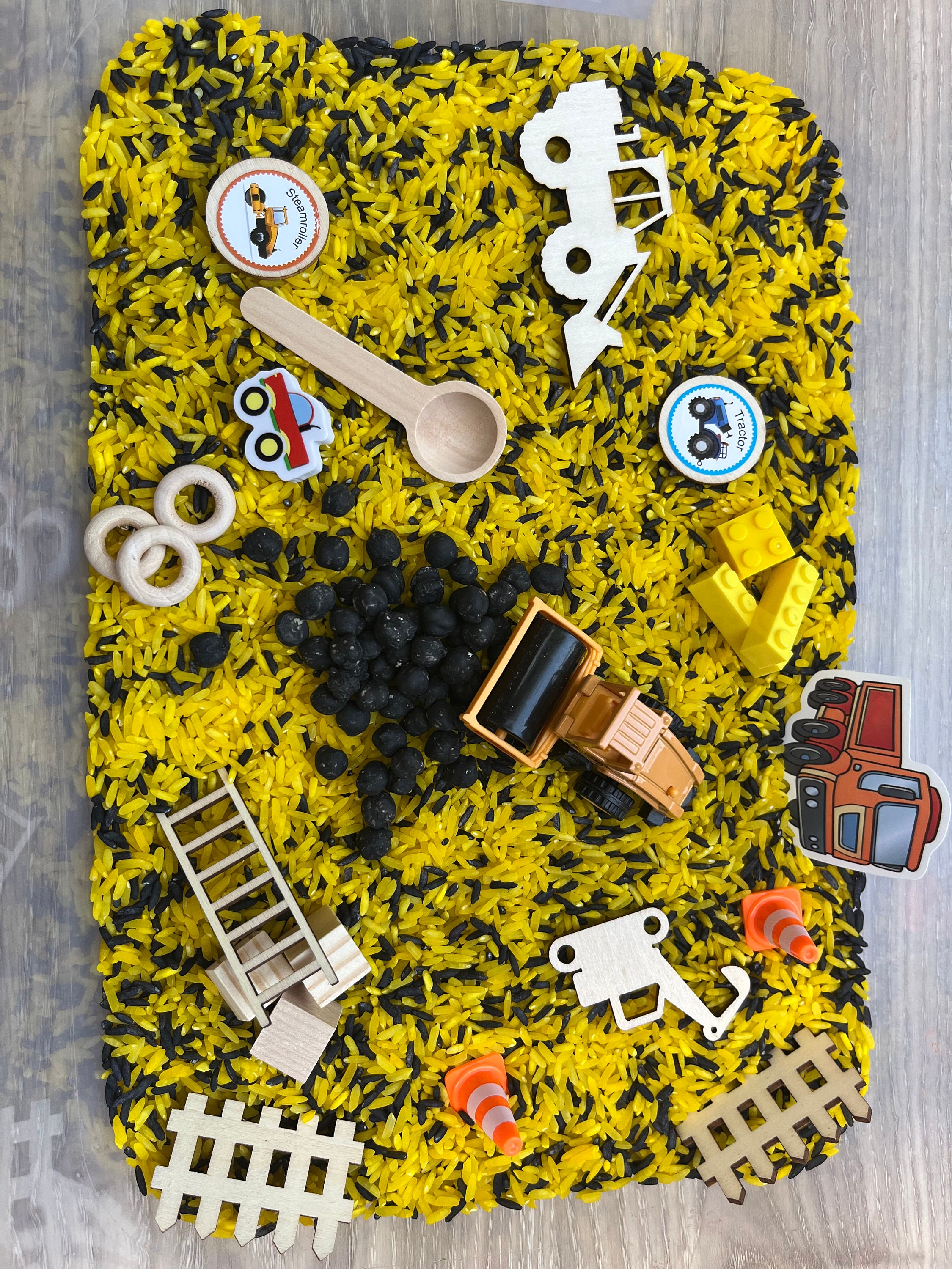 Construction Sensory Bin/montessor/building Sensory Bin/birthday ...