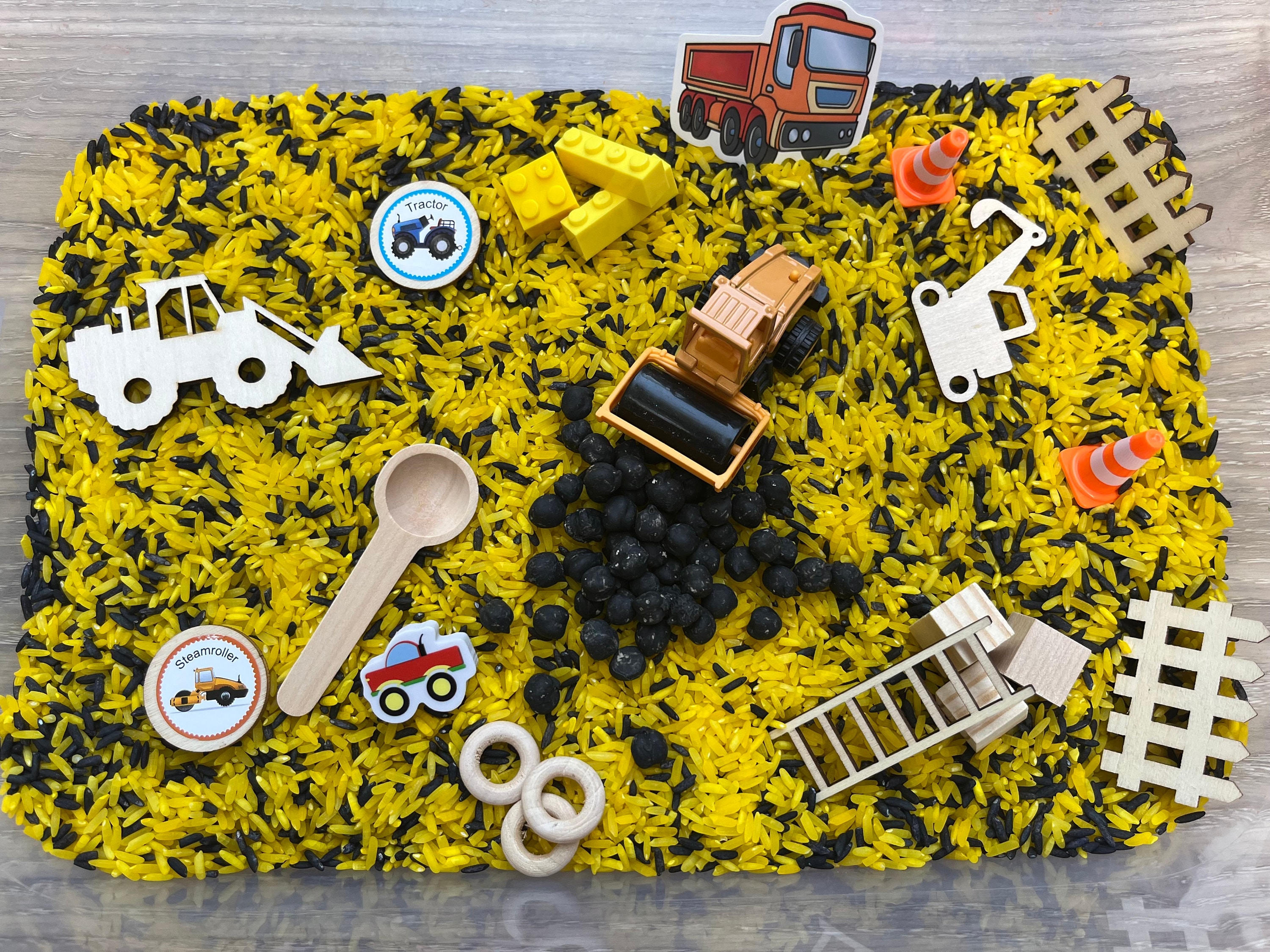 Construction Sensory Bin/montessor/building Sensory Bin/birthday ...