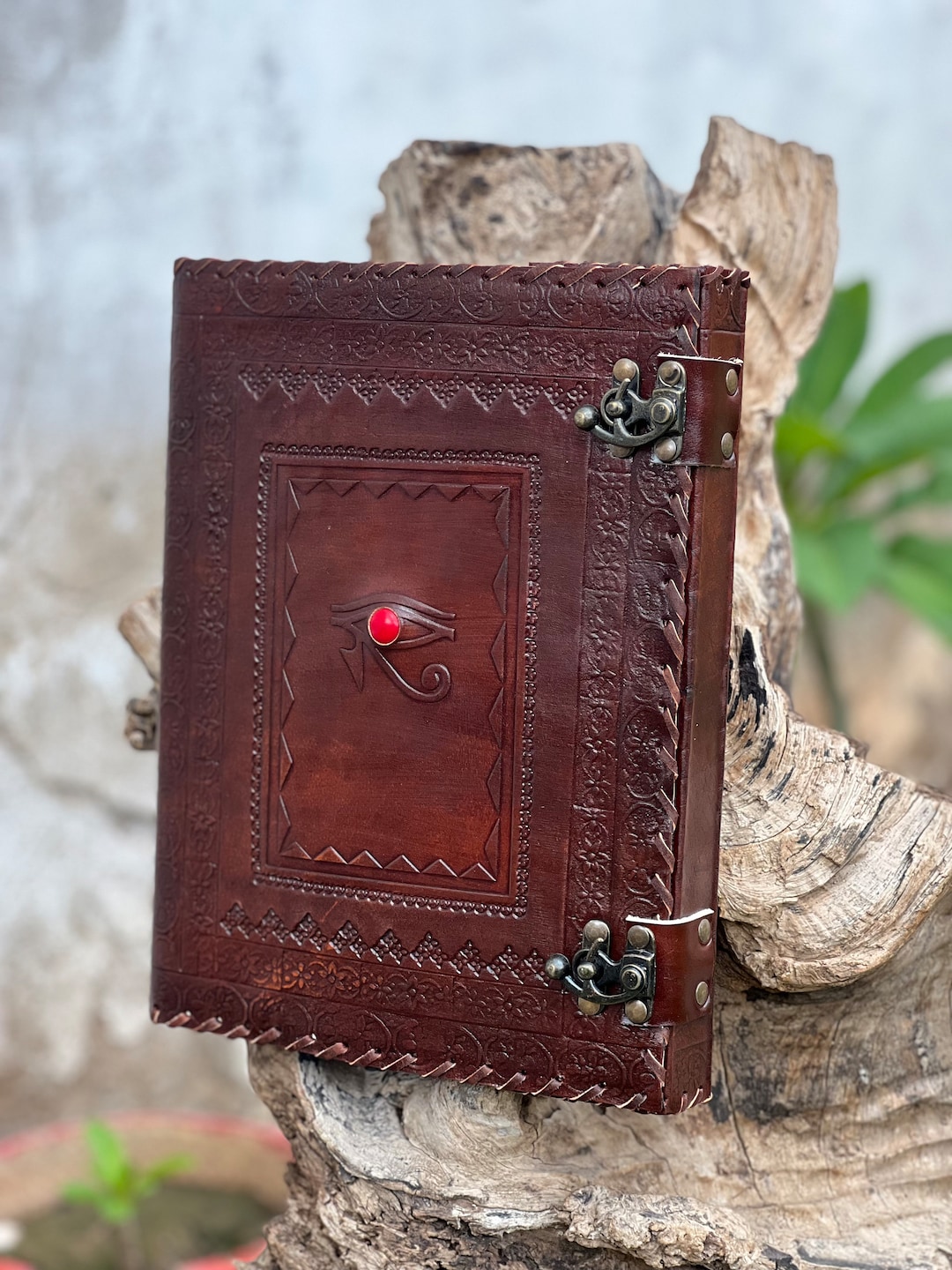Handmade Leather Grimoire Binder: Red Eye A4 Document Holder - Etsy
