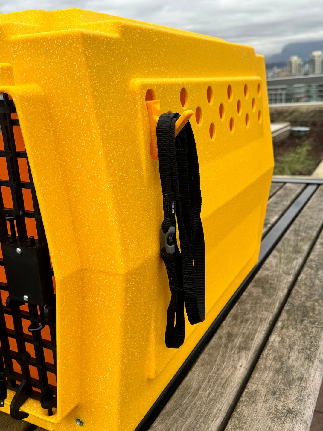 Ruffland Side Vent Hook | Dog Crate Leash Hanger | No Tool Kennel ...