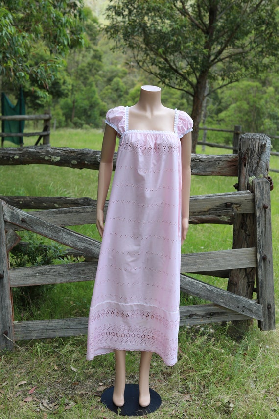 Vintage 1980s Night Gown // 80s Pastel Pink Night Gow… - Gem