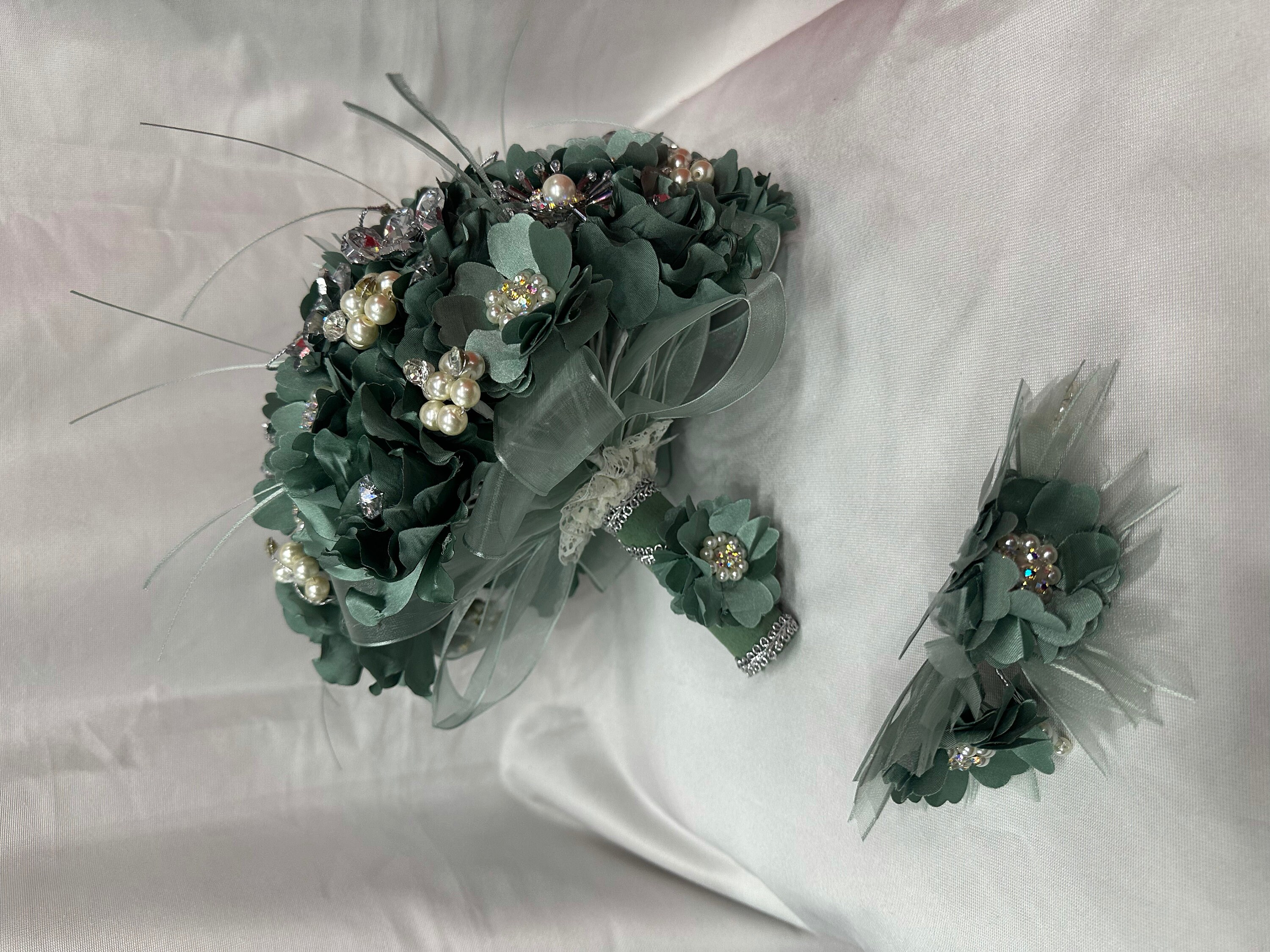Quinceañera Reseda Green Flower Bouquet - Etsy