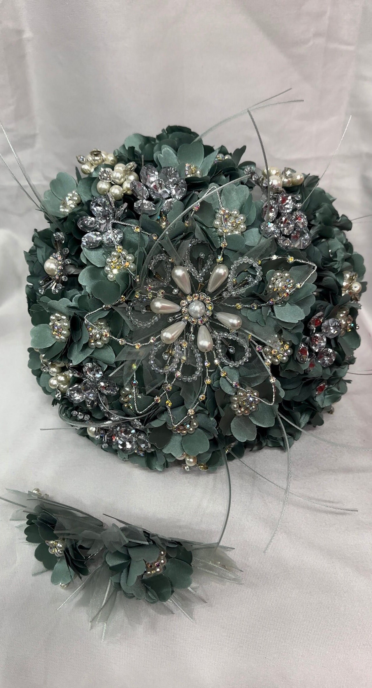Quinceañera Reseda Green Flower Bouquet - Etsy