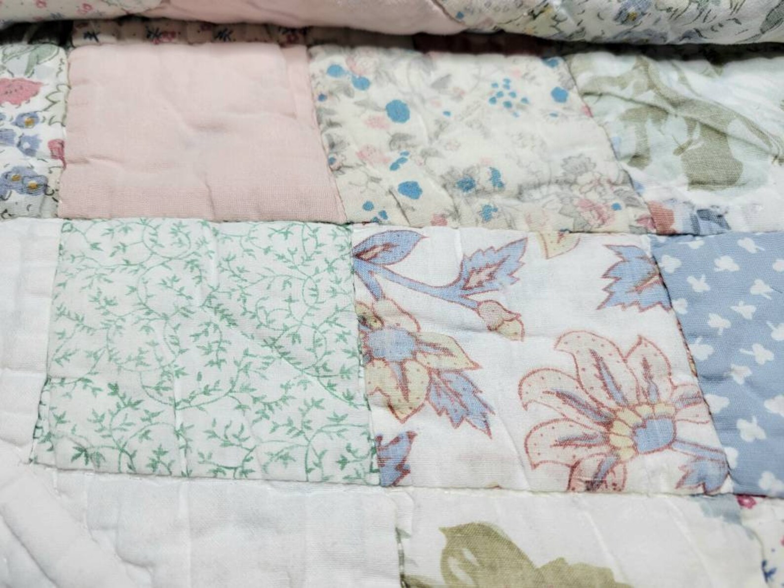 Vintage Cutter Quilt Pieces, Set of Two, Tattered Old Quilt, Quilt ...