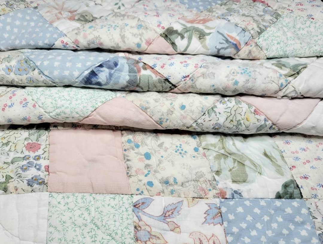 Vintage Cutter Quilt Pieces, Set of Two, Tattered Old Quilt, Quilt ...