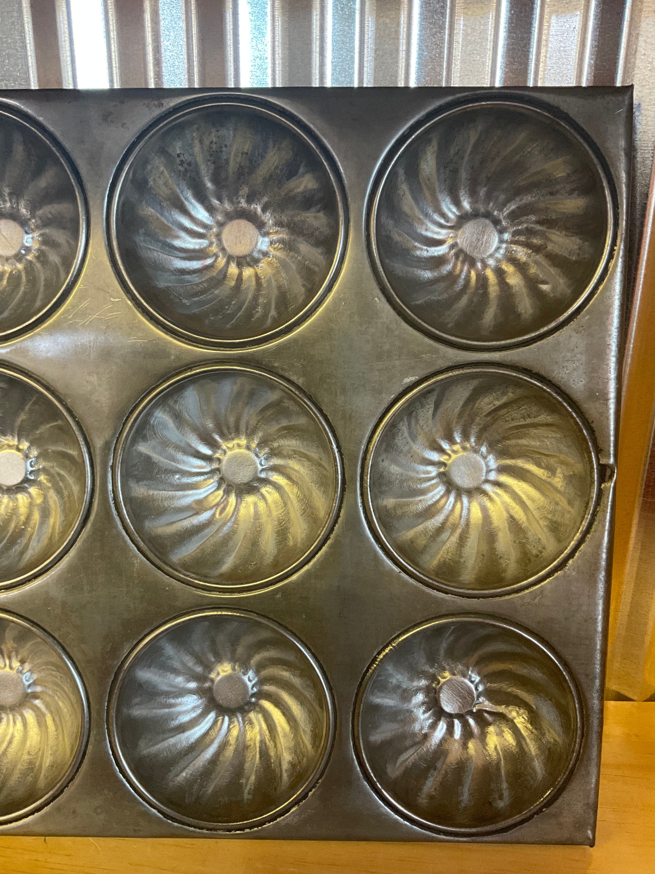 1940s Large Full Dozen Tinned Steel Turks Head Muffin Pan H-011 - Etsy