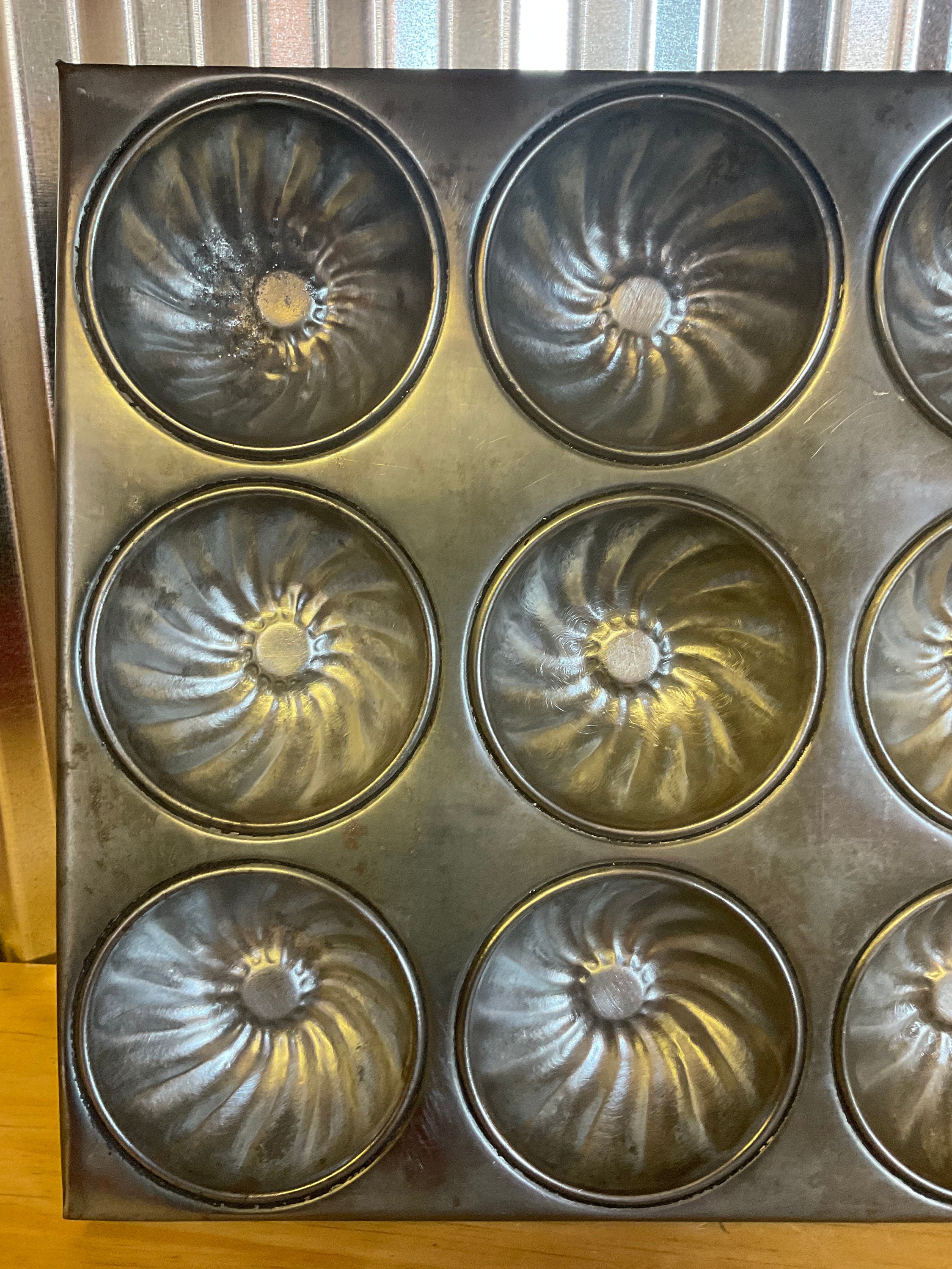 1940s Large Full Dozen Tinned Steel Turks Head Muffin Pan H-011 - Etsy