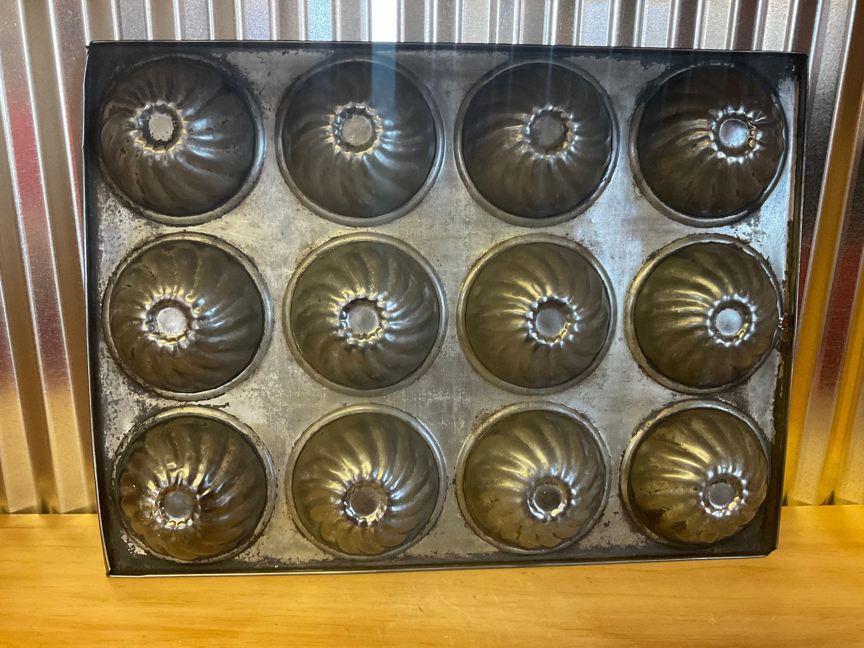1940s Large Full Dozen Tinned Steel Turks Head Muffin Pan H-011 - Etsy
