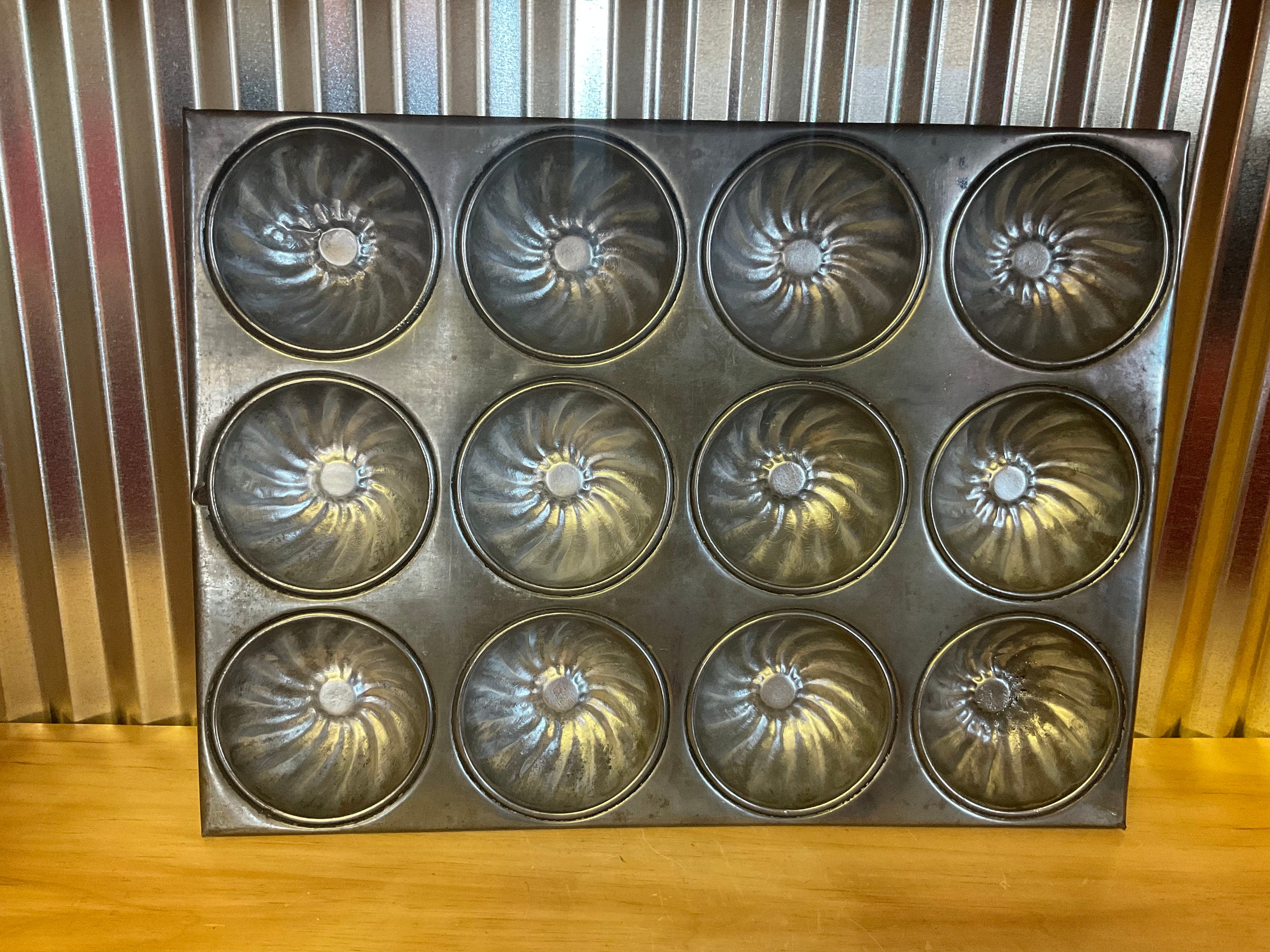 1940s Large Full Dozen Tinned Steel Turks Head Muffin Pan H-011 - Etsy