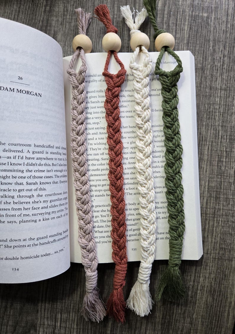 Handmade Macrame Bookmark Set: Boho Reading Accessories - Etsy