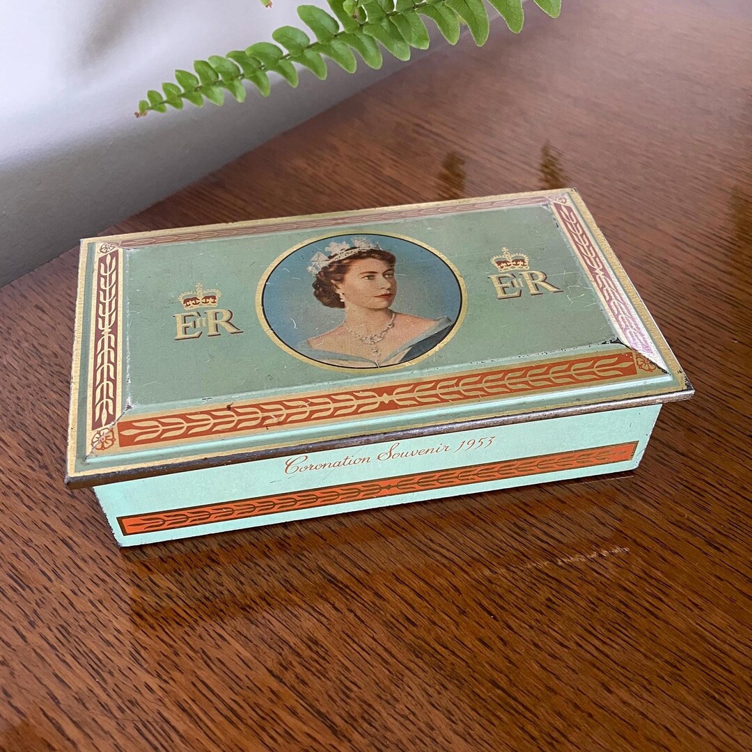 1953 Queen Elizabeth II Commemorative Coronation Tin - Etsy UK