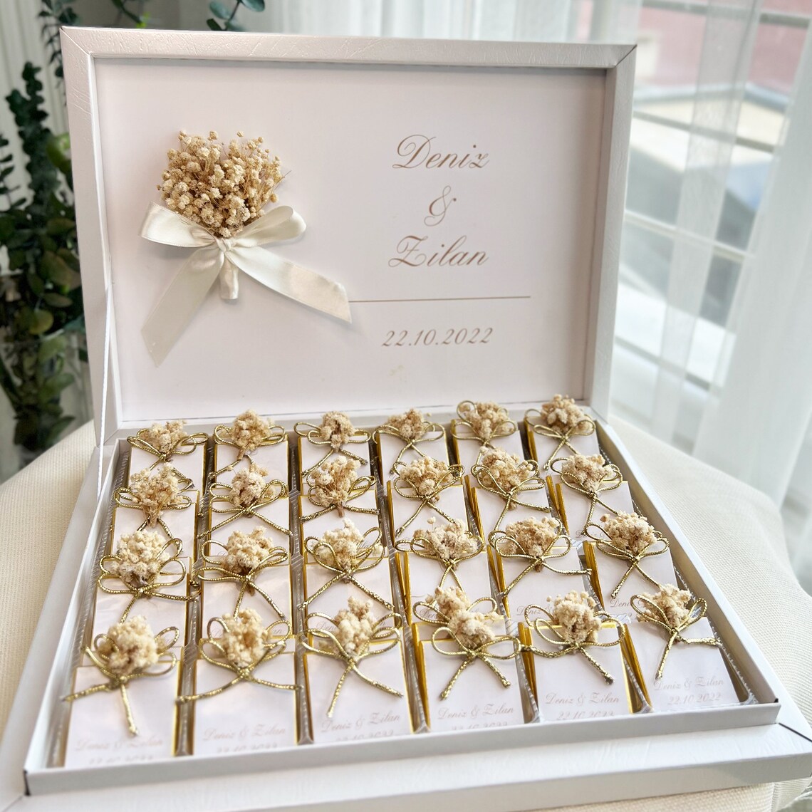 Gold Leaf Chocolate Box With Bouquet for Wedding Engagement - Etsy