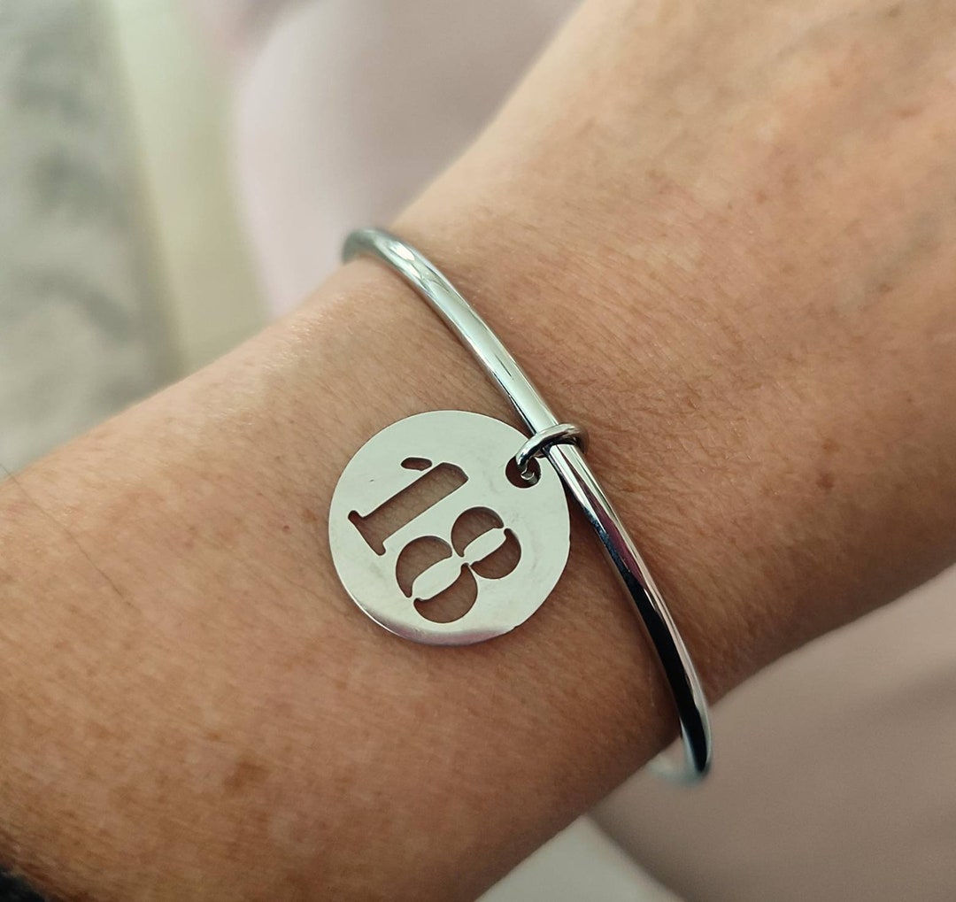 Bracelet jonc breloque chiffre en ACIER INOXYDABLE - Etsy France