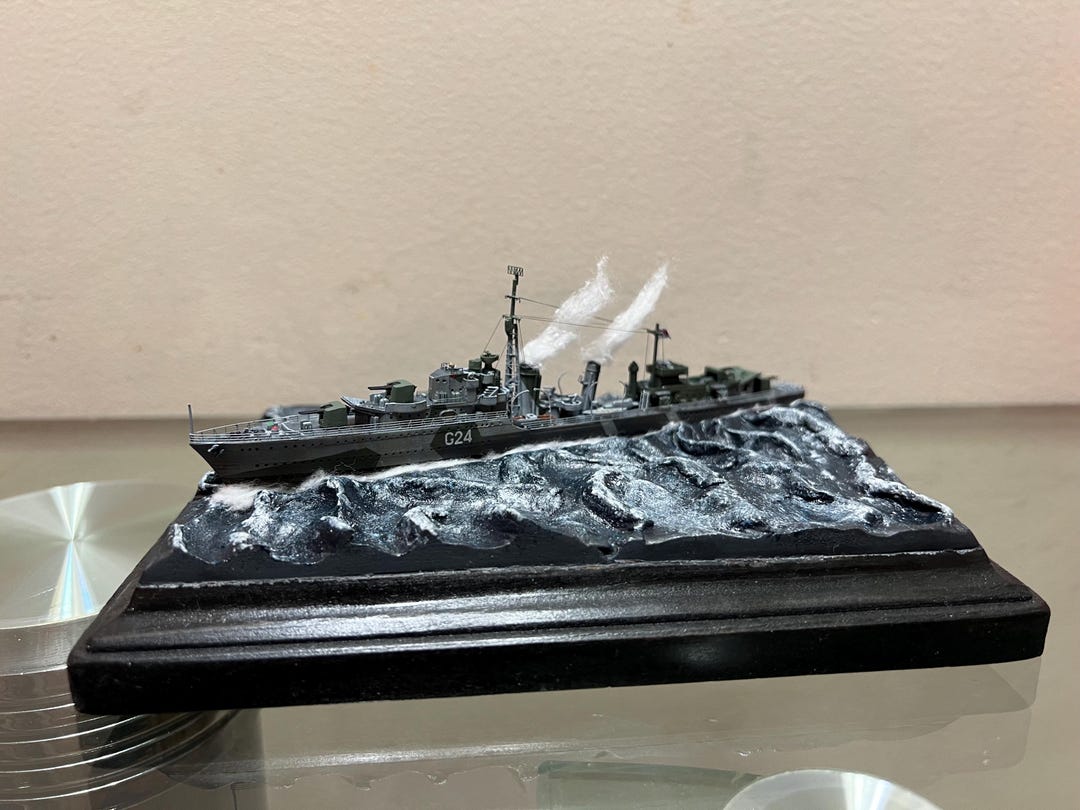 1/700 Scale Professionally Built Diorama British/canadian Tribal Class ...