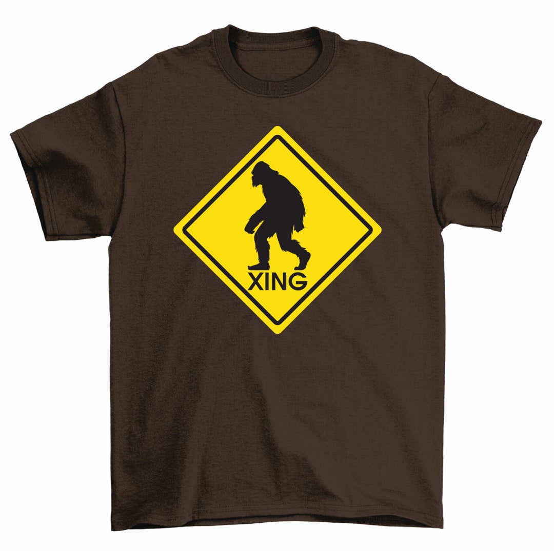 Bigfoot Crossing Xing Traffic Sign Sasquatch Believe T-shirt - Etsy