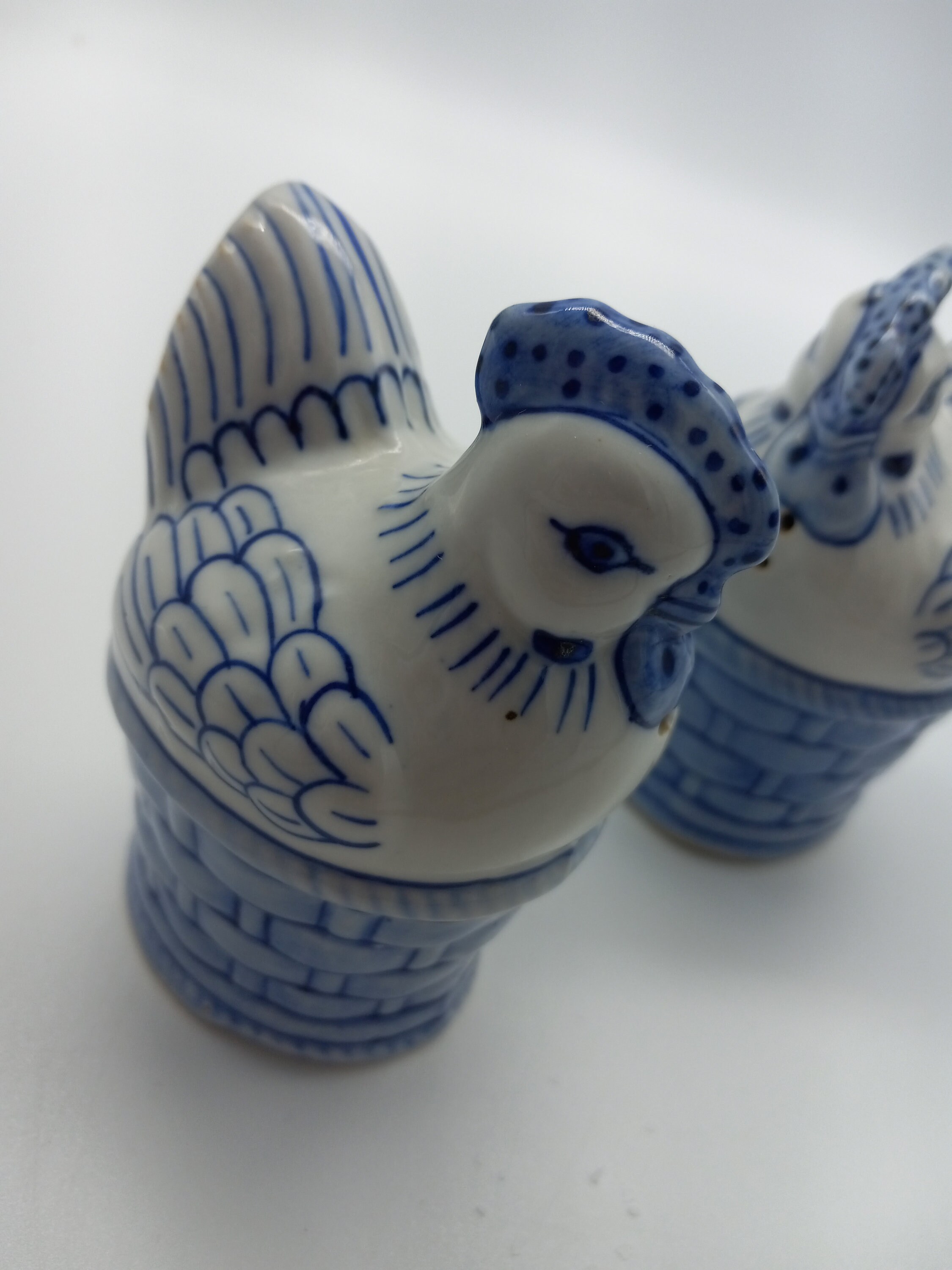 Cute Delft Blue Hen Rooster Chicken Set Salt and Pepper Shaker Wedding ...