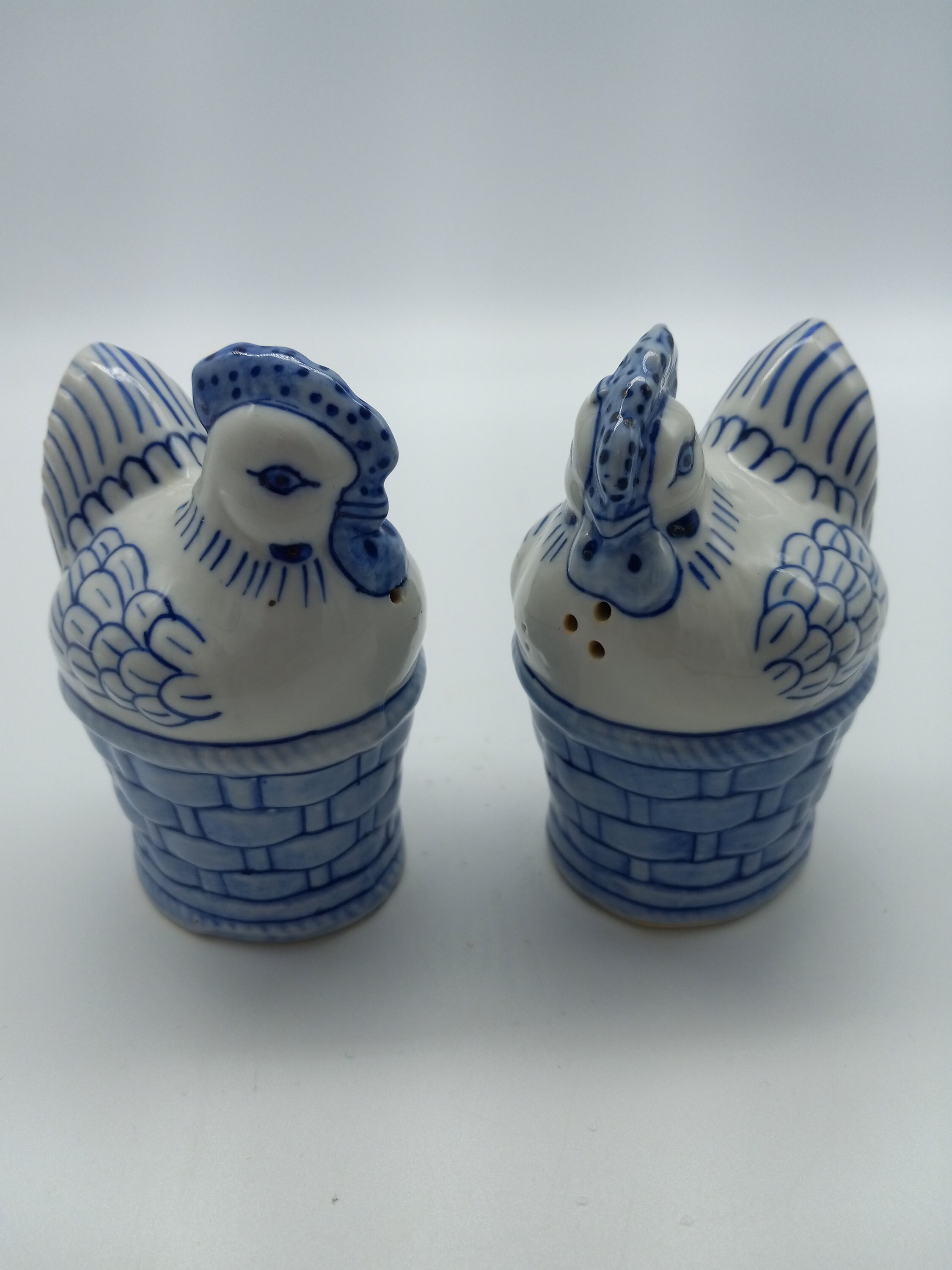 Cute Delft Blue Hen Rooster Chicken Set Salt and Pepper Shaker Wedding ...