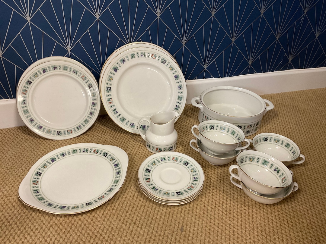 Royal Doulton Tapestry Dinner Set, English Translucent China - Etsy UK