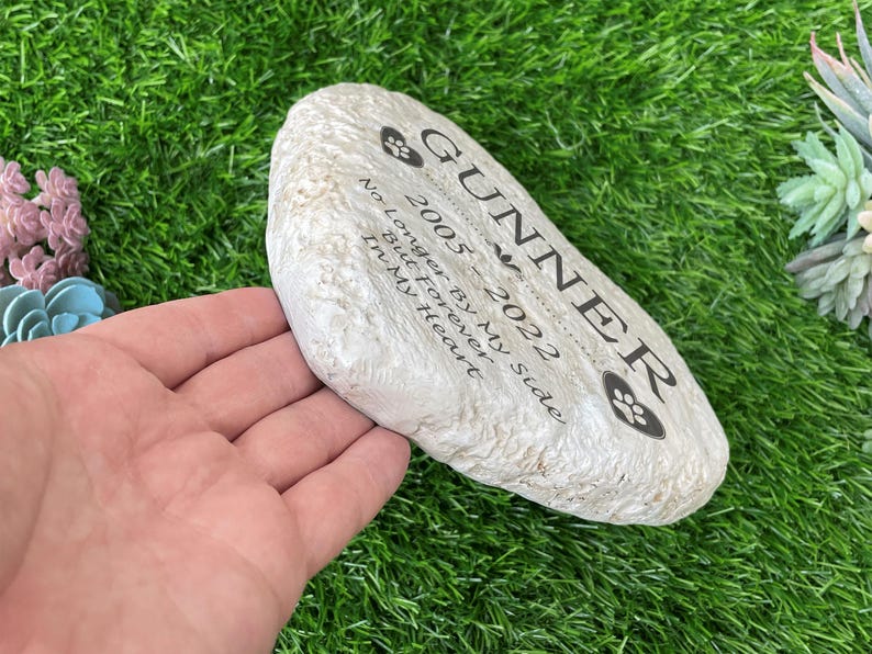 Custom Engraved Pet Memorial Garden Stone, 9.45x9.45 Inch Heart Shaped ...