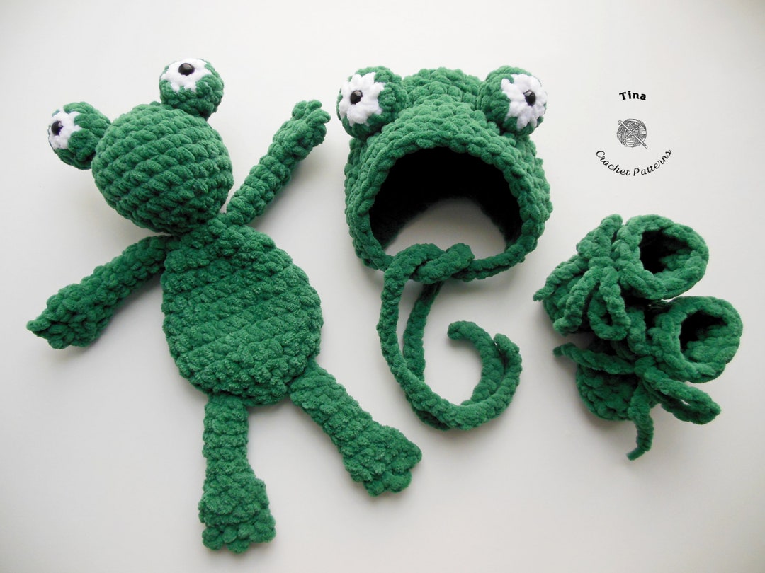 CROCHET PATTERN Cozy Frog Baby Bonnet, Booties and Toy Set Frog Photo ...