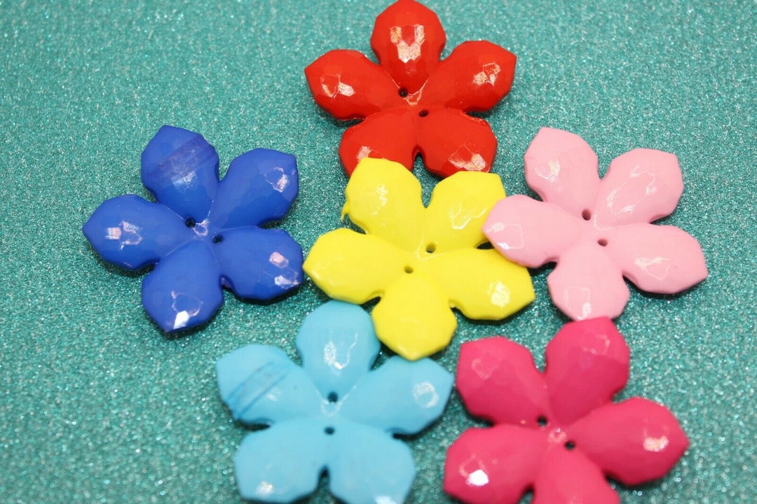 6 Large Flower Shaped Plastic Buttons Approx 40mm Mixed Lot New Craft ...