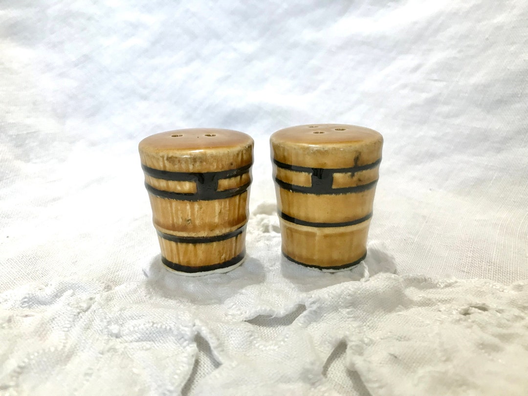 Barrel Salt and Pepper Shaker Set - Etsy
