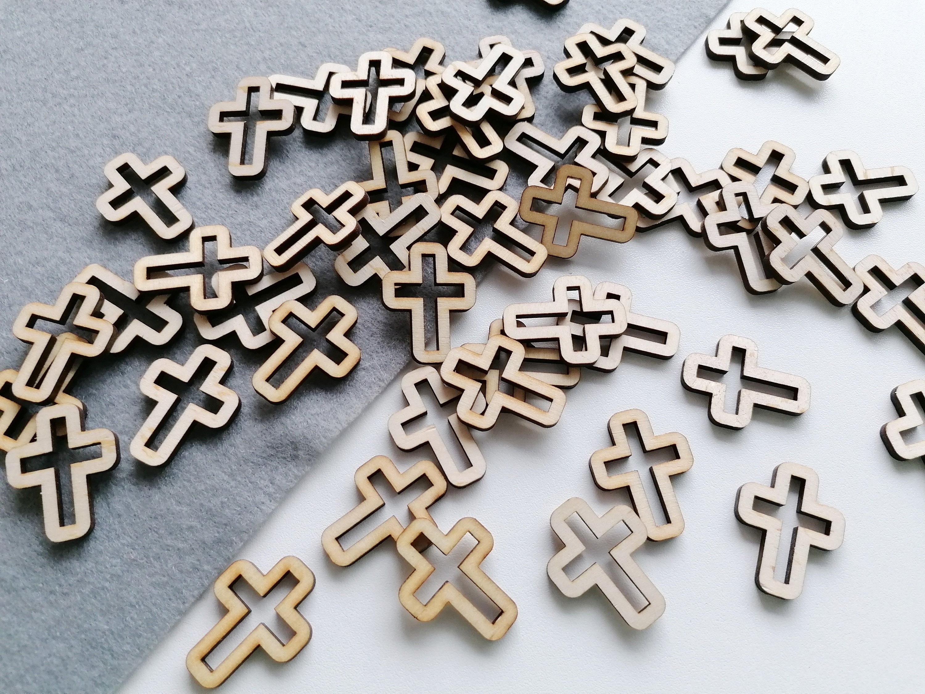 50 Pcs Wooden Crosses Tiny Cross Shape Cutout Laser Cut Small Crosses ...