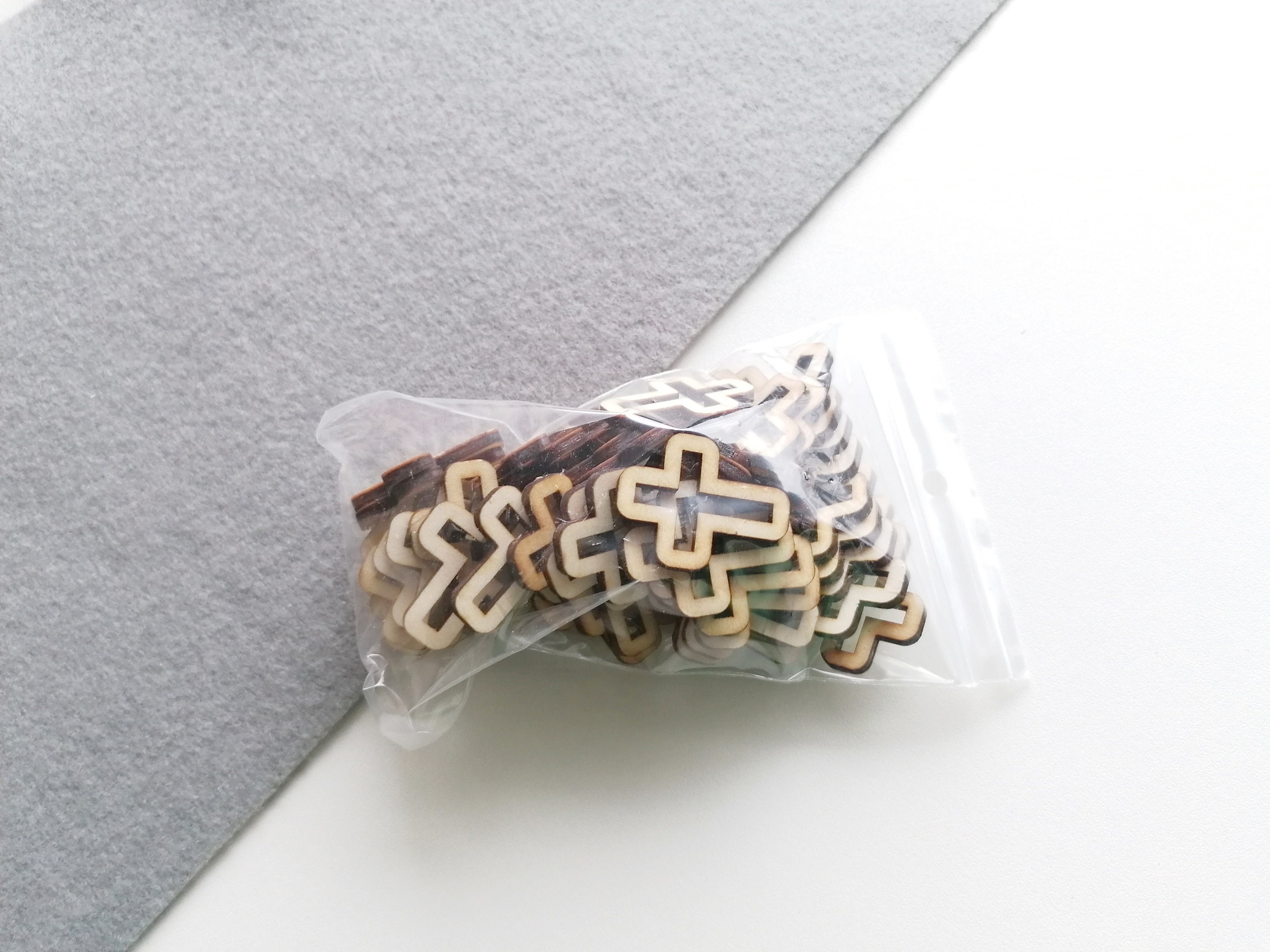 50 Pcs Wooden Crosses Tiny Cross Shape Cutout Laser Cut Small Crosses ...