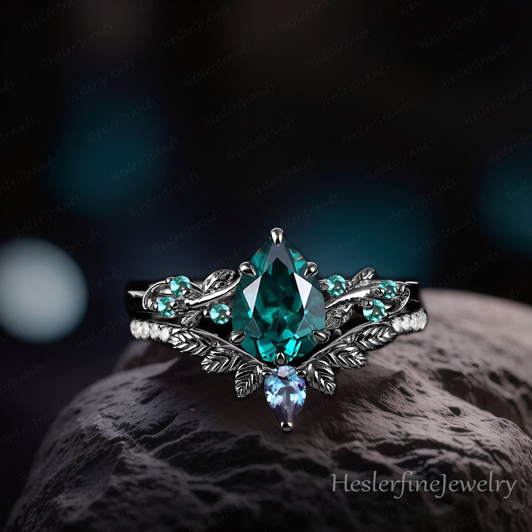 Gothic Black Gold Pear Emerald Engagement Ring Sets Bridal Sets Leaf ...