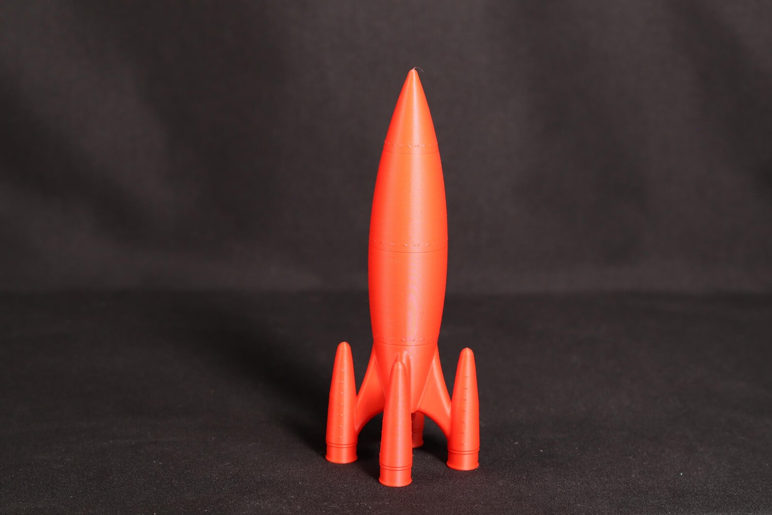 Red Rocket Fallout Spaceship Model Sci-fi Decor Retro Starship Replica ...