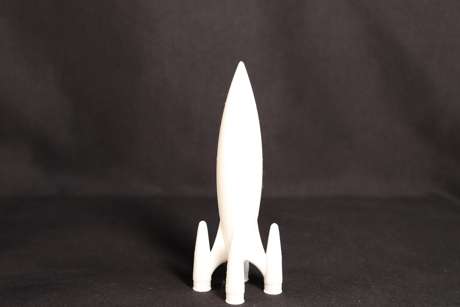Red Rocket Fallout Spaceship Model Sci-fi Decor Retro Starship Replica ...