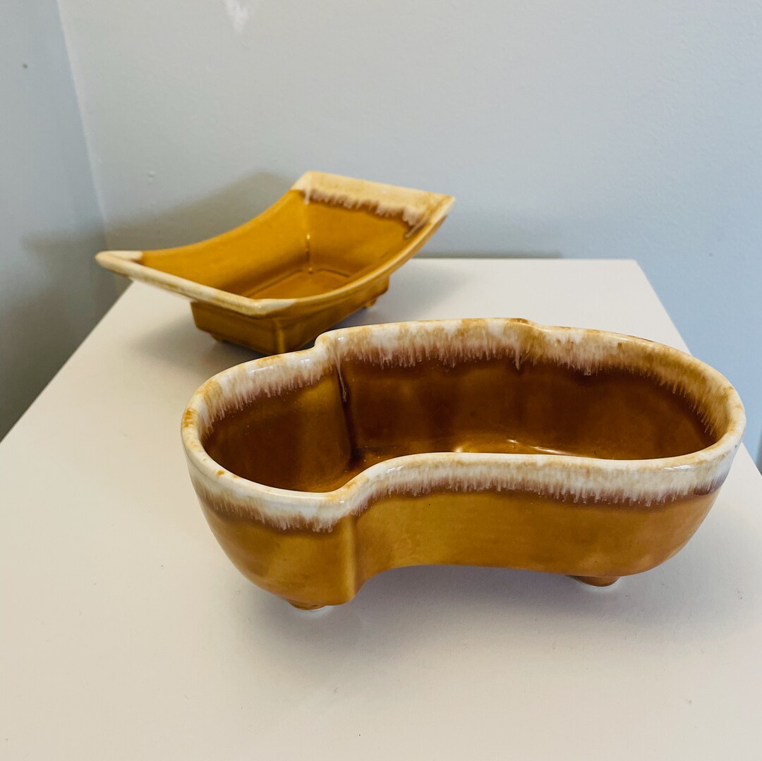 Set of Two Vintage Hull Drip Planters - Etsy