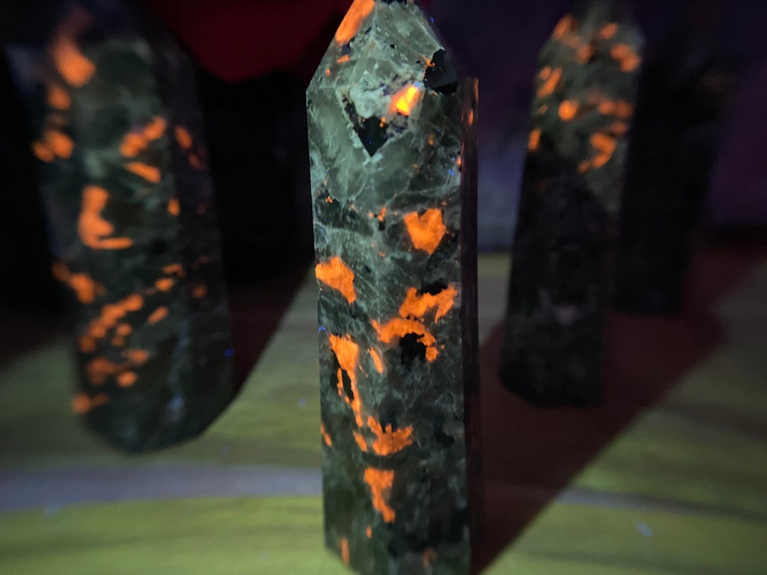 Yooperlite Tower Points 4” | High Quality | UV Reactive - Etsy