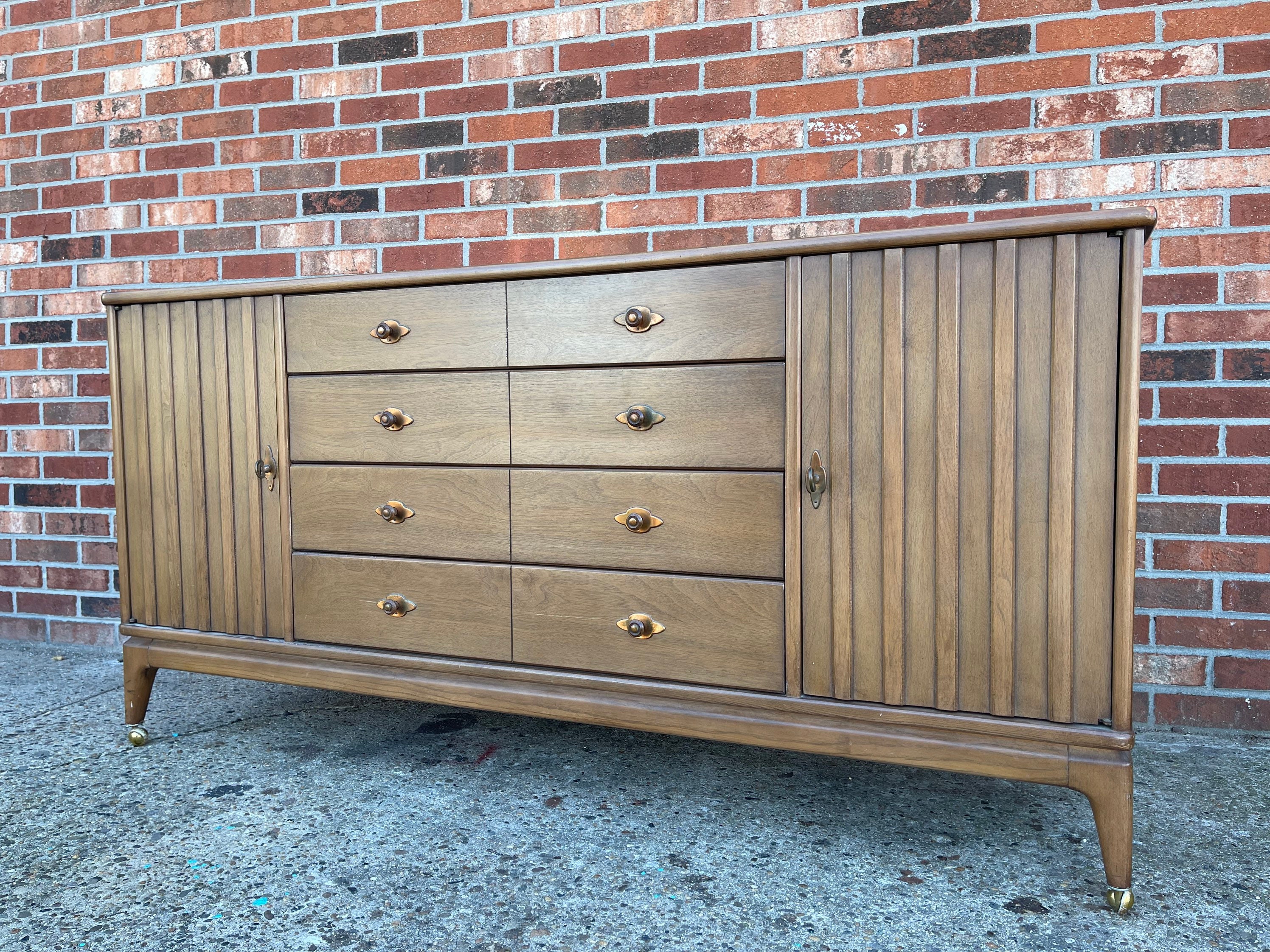 Midcentury Modern Credenza / Sideboard / Buffet by Broyhill Premier ...