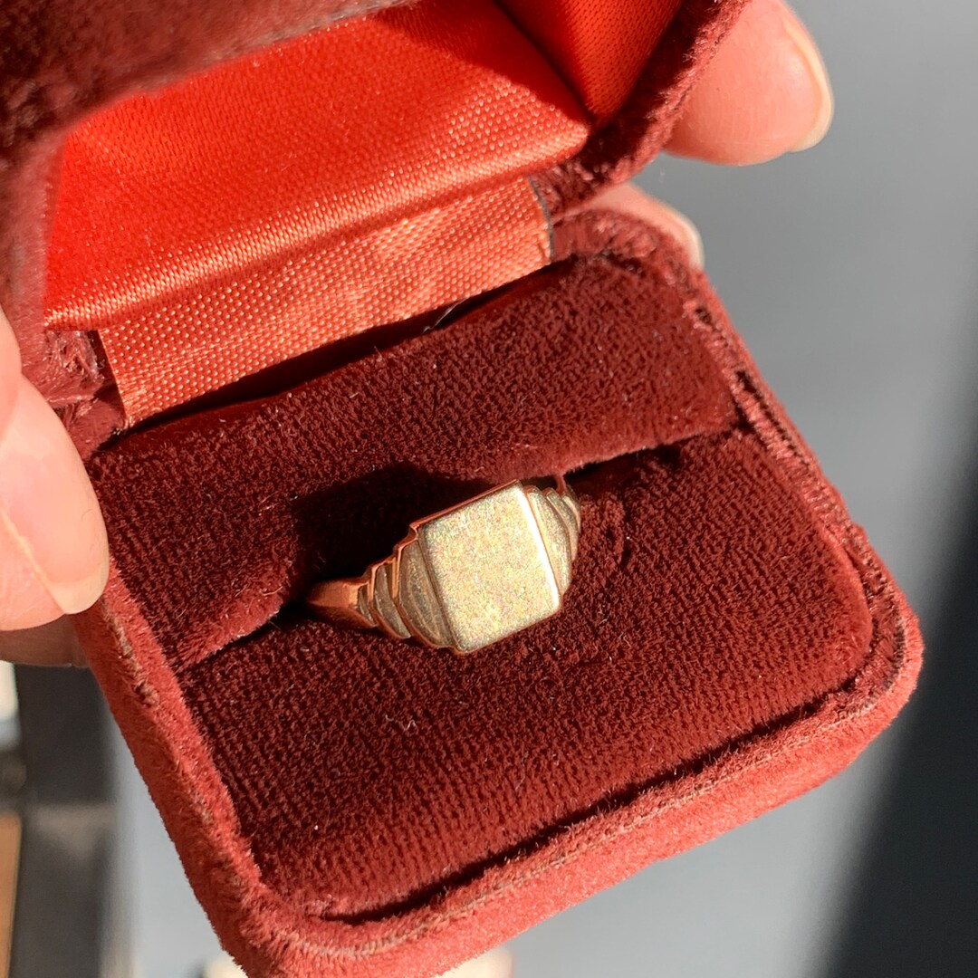Vintage 9K Yellow Gold Stepped Shoulder Signet Ring size 6 US, L 1/2 UK ...