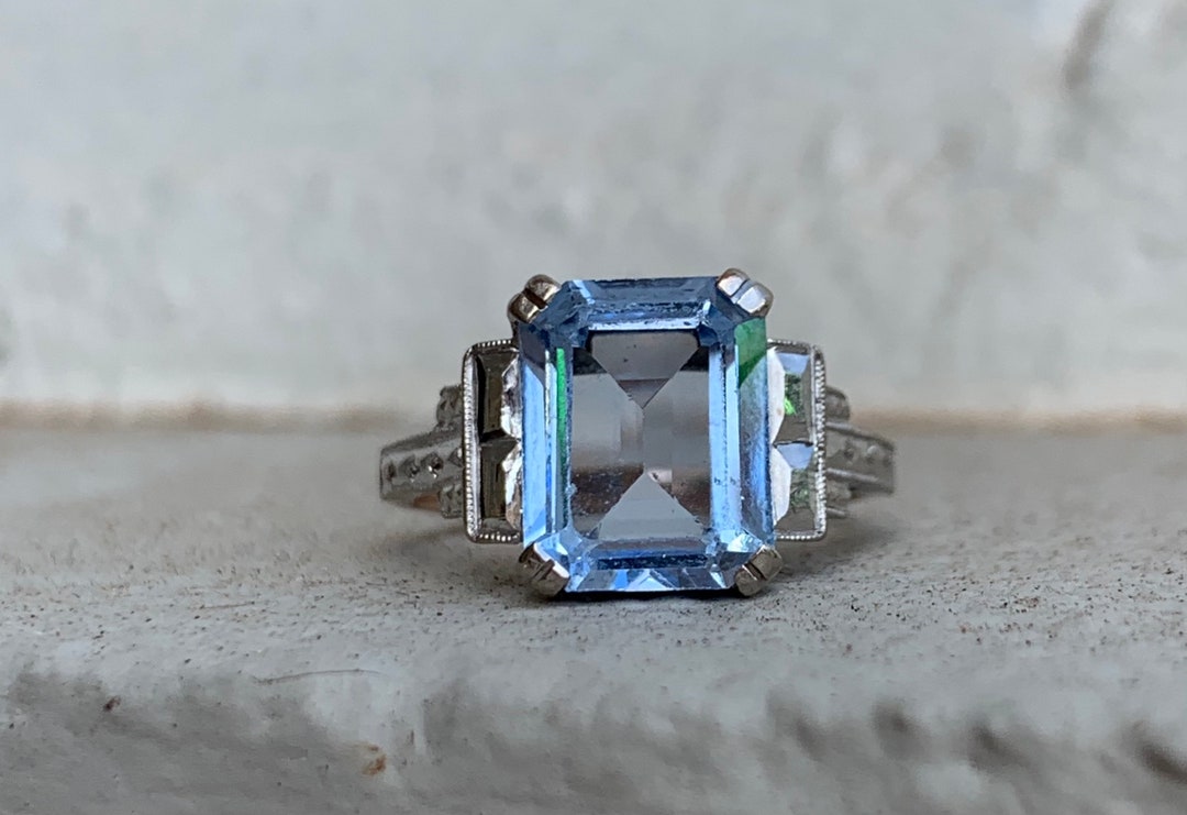 Stunning Art Deco Era 9ct Gold Ring With Emerald Cut Aquamarine-colored ...