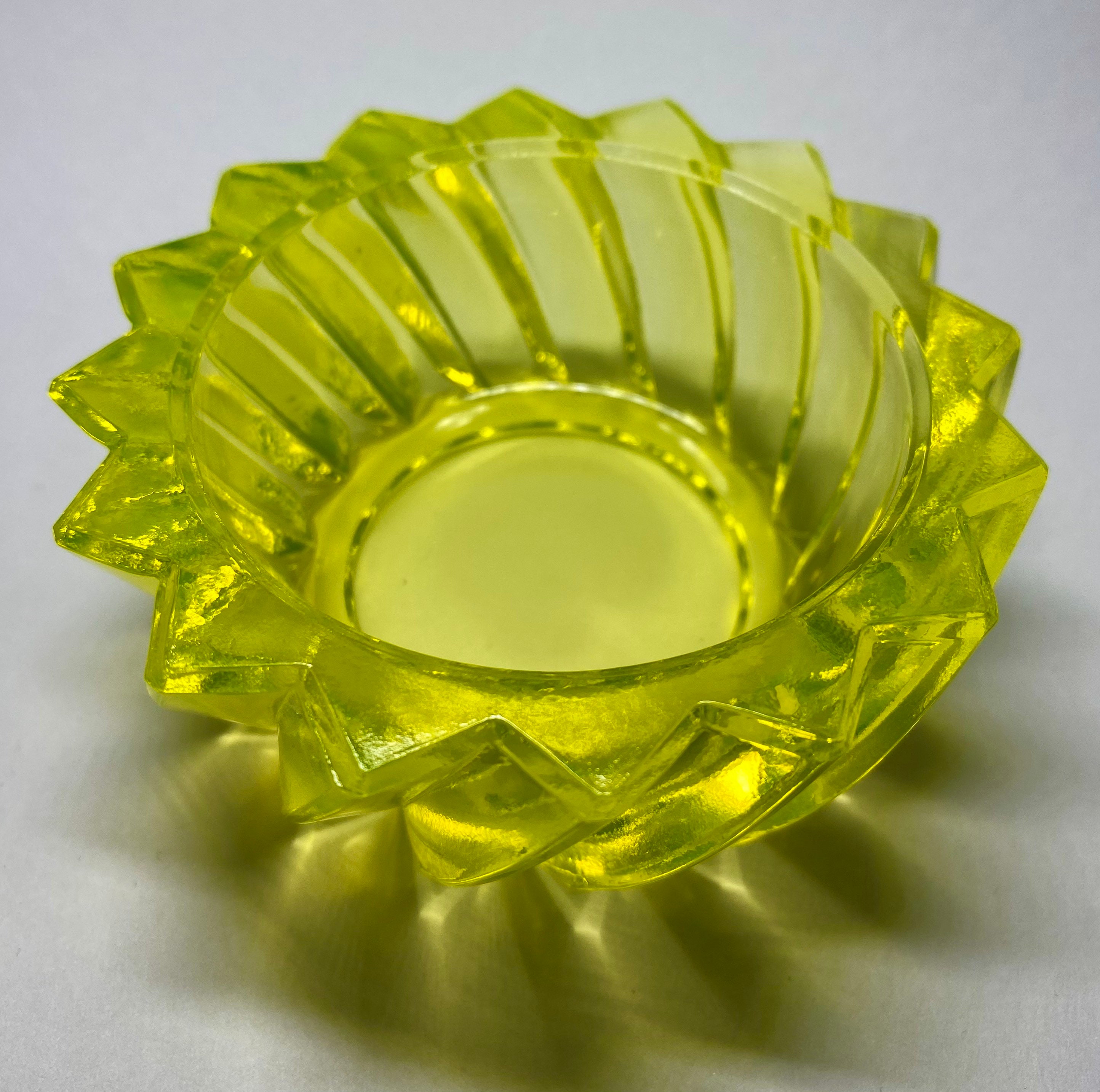 Art Deco Uranium Glass Tiny Jewelry Box 1930's Czechoslovakia Vaseline ...