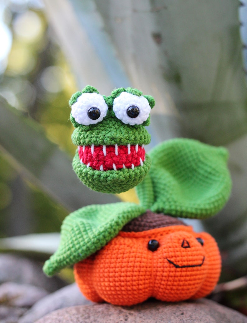 Plants Vs Zombies Crochet Pattern, Amigurumi Plant Flytrap in a Pumpkin ...